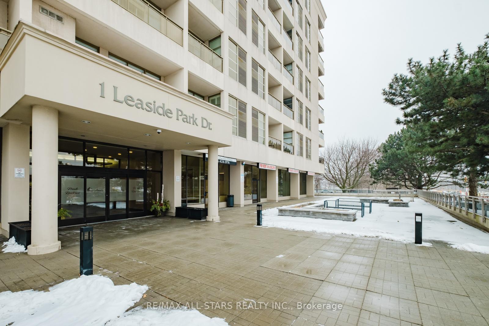 303 - 1 Leaside Park Drive, Toronto, ON M4H 1R1
