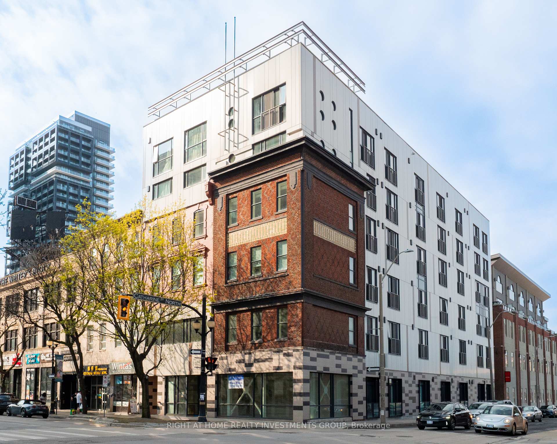 303 - 121 King Street E, Hamilton, ON L8N 1A9