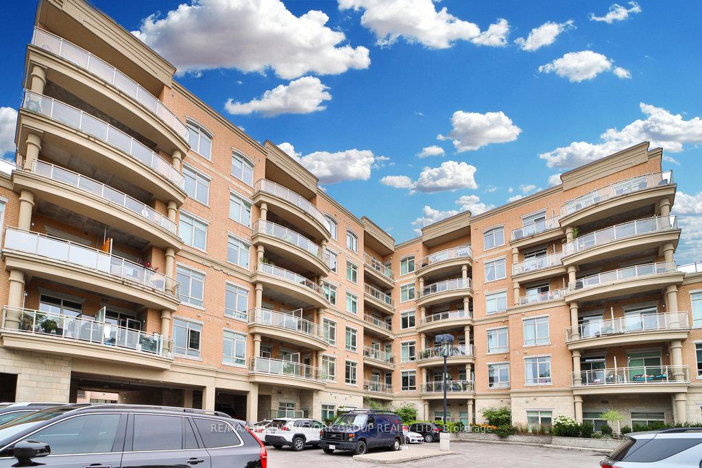 303 - 15277 Yonge Street, Aurora, ON L4G 1N6
