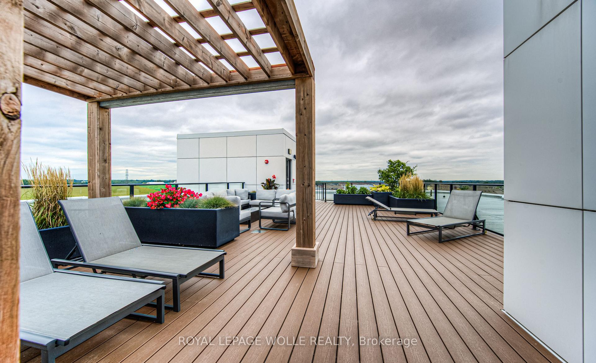 303 - 249 Grey Silo Road, Waterloo, ON N2K 0G8