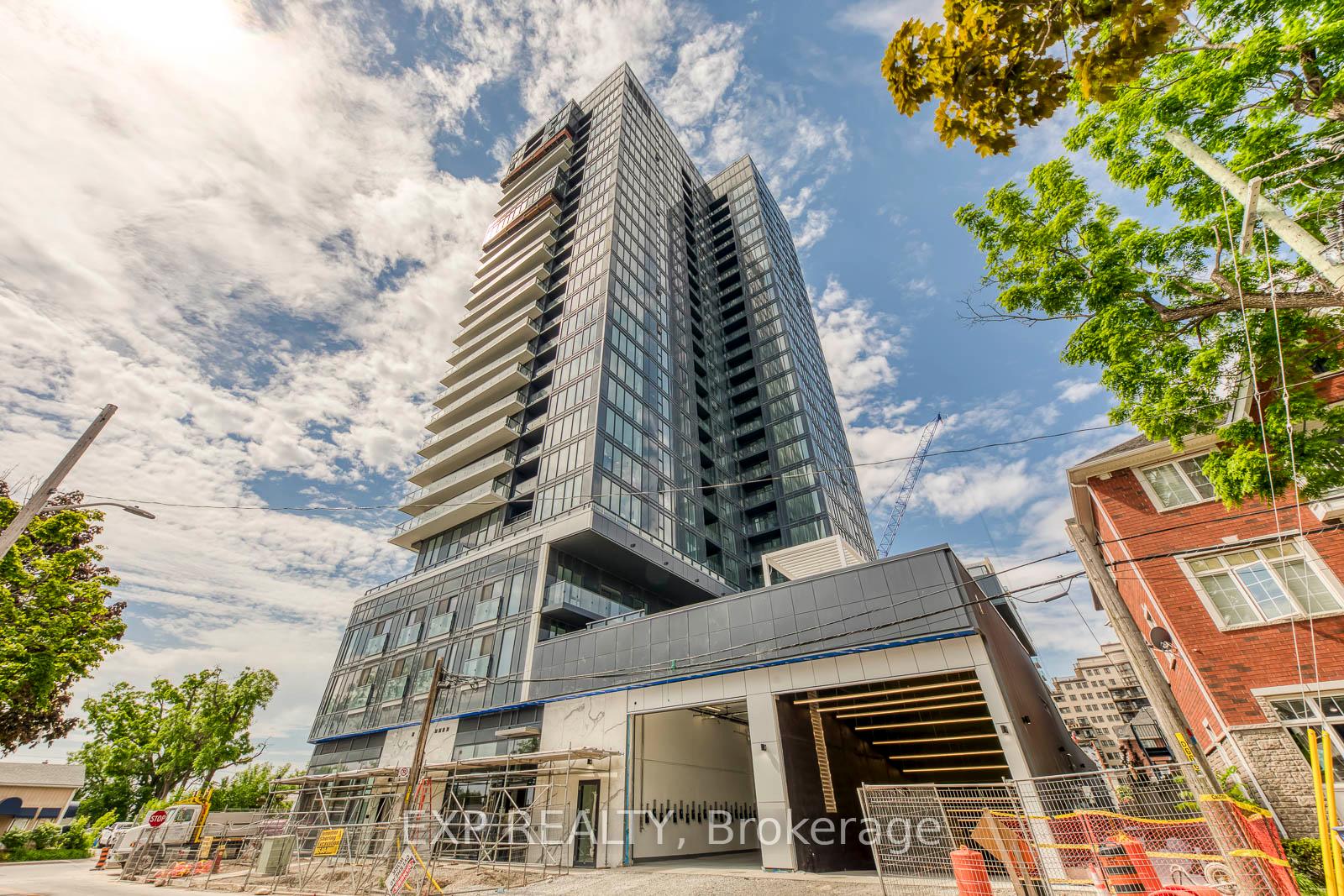 303 - 370 Martha Street, Burlington, ON L7R 0G9