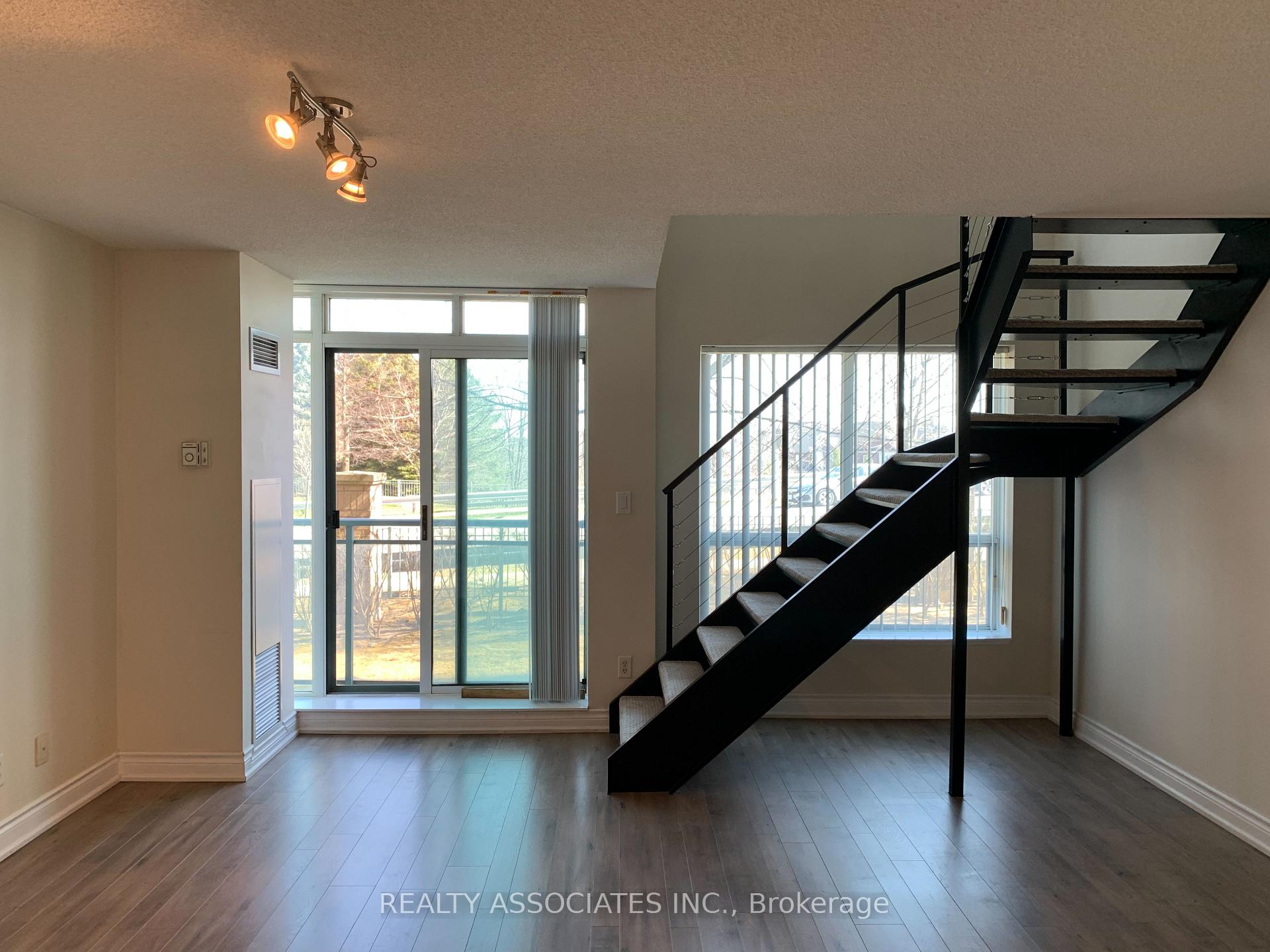 303 - 51 Baffin Court, Richmond Hill, ON L4B 4P6