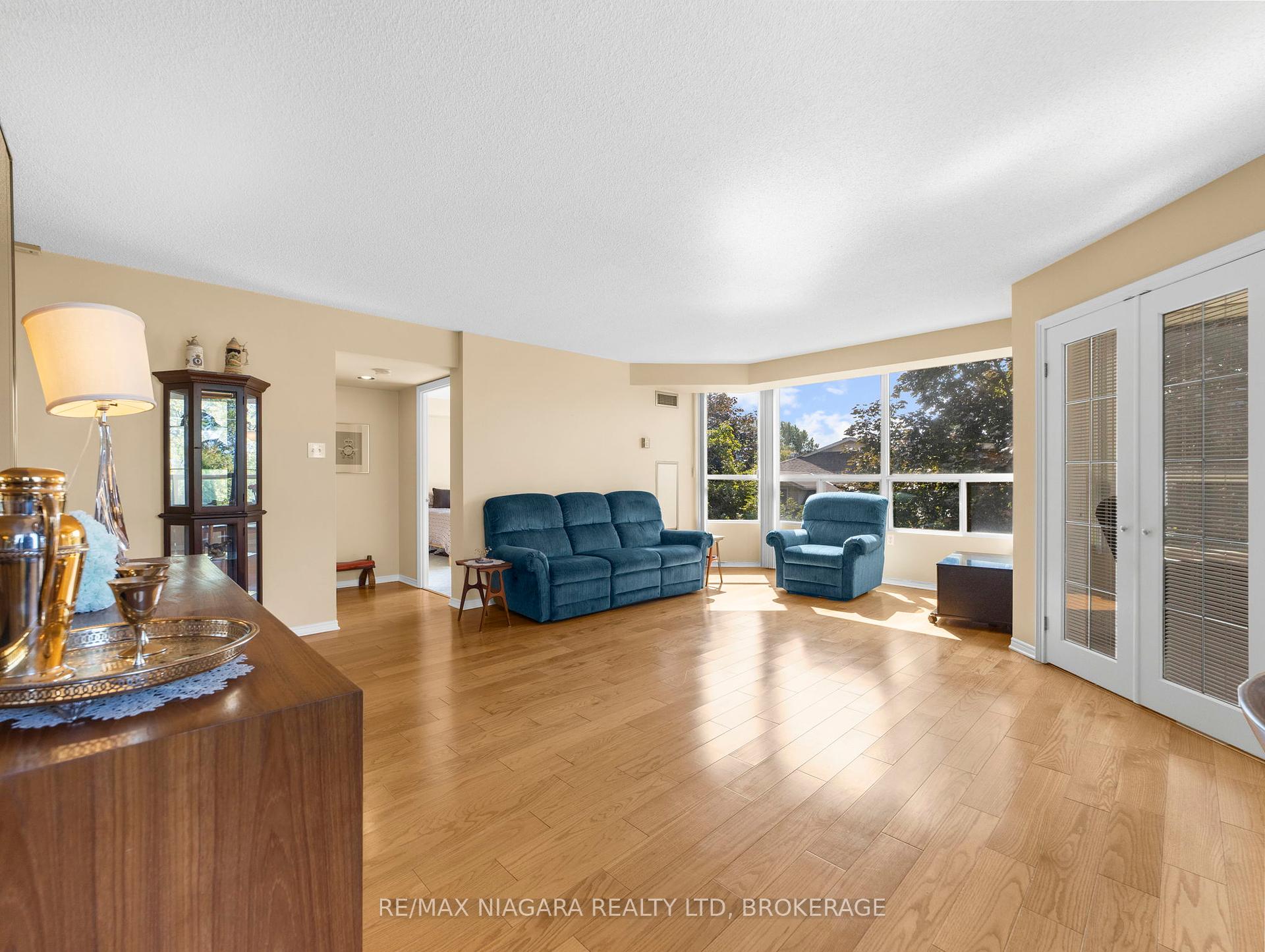 303 - 5100 DORCHESTER Road, Niagara Falls, ON L2E 7H4