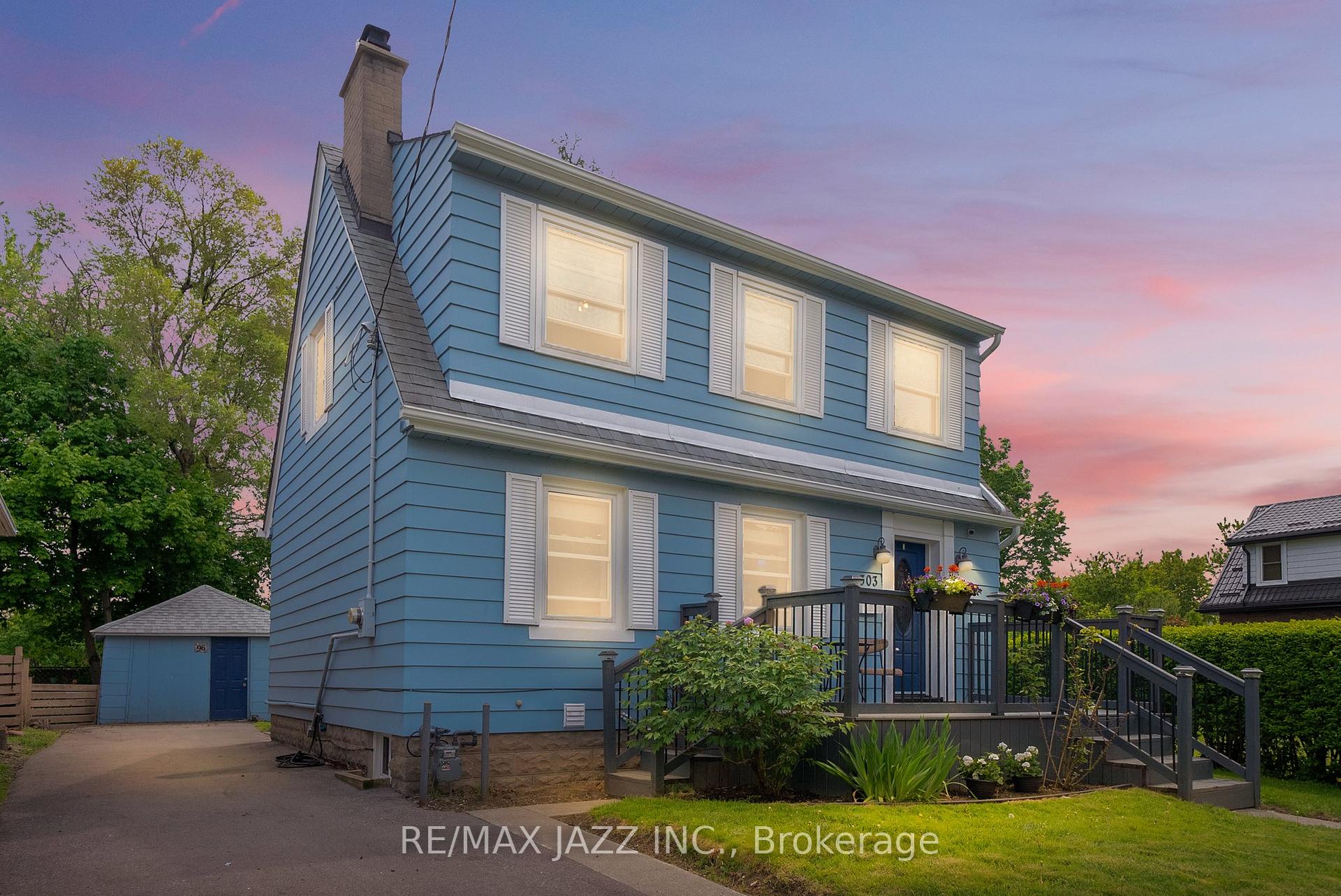 303 Gliddon Avenue, Oshawa, ON L1H 1Z2