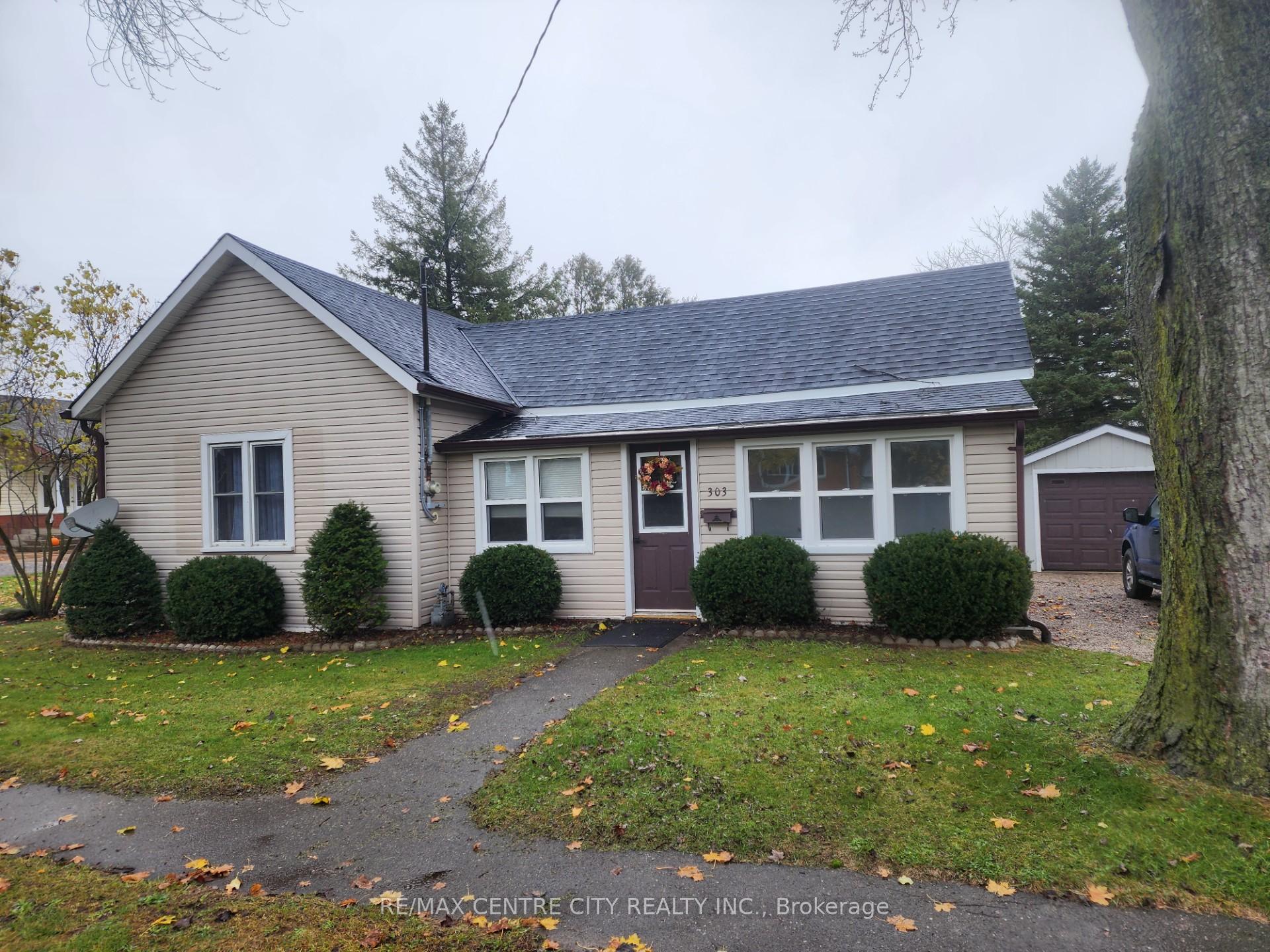 303 RIDOUT Street N, West Elgin, ON N0L 2C0