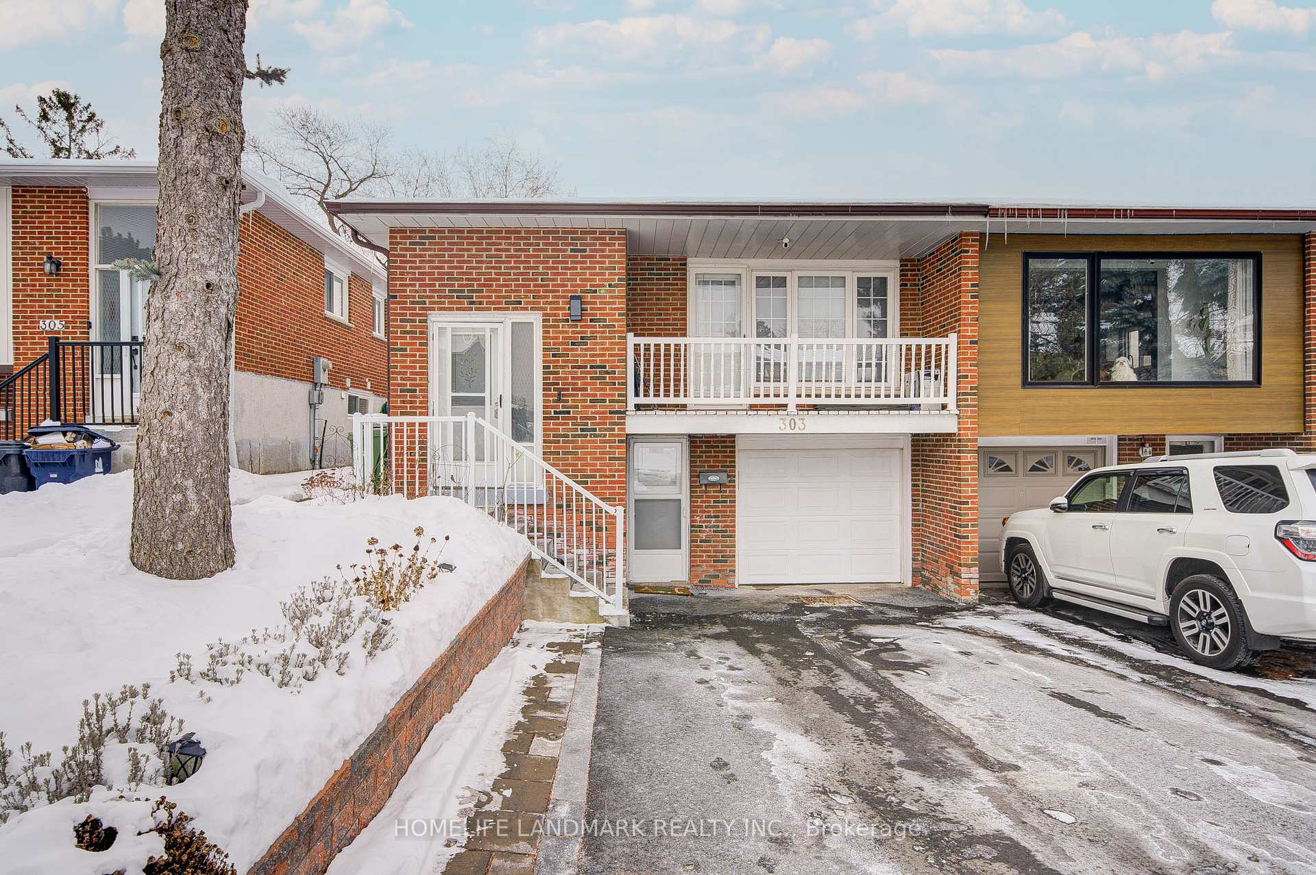 303 Timberbank Boulevard, Toronto, ON M1W 2G9