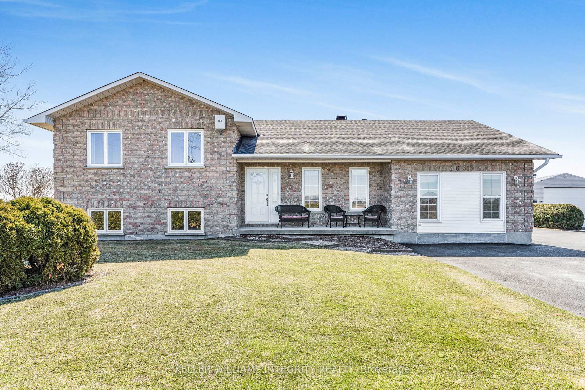 3033 Colonial Road, Orleans - Cumberland and Area, ON K0A 3E0