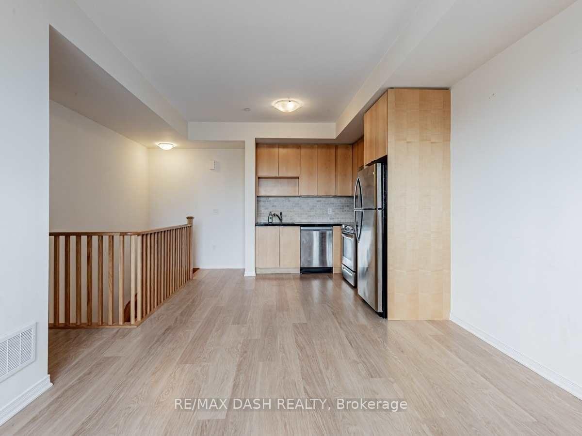 304 - 1110 Briar Hill Avenue E, Toronto, ON M6B 0A9