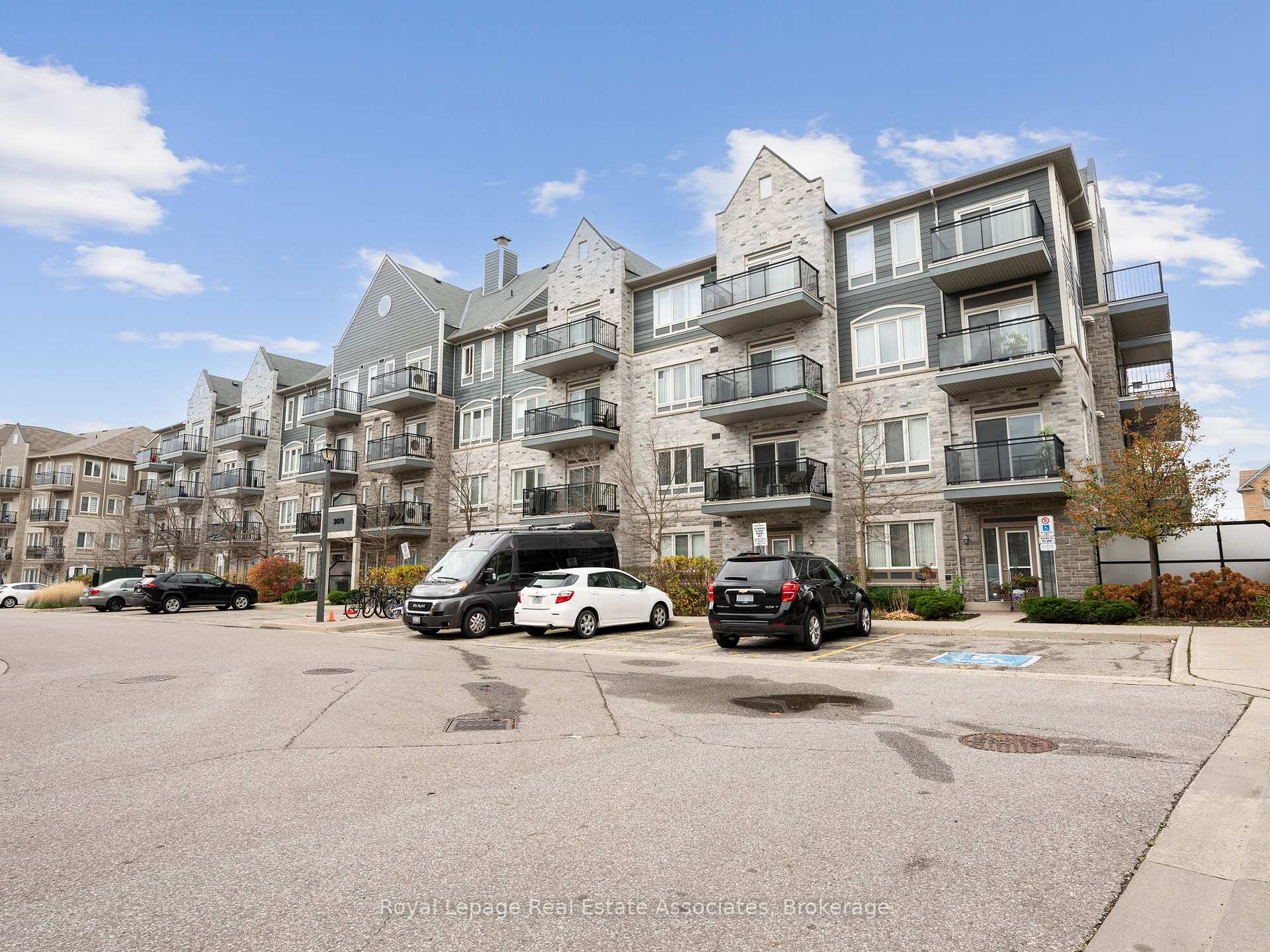 304 - 3075 Thomas Street, Mississauga, ON L5M 0M4
