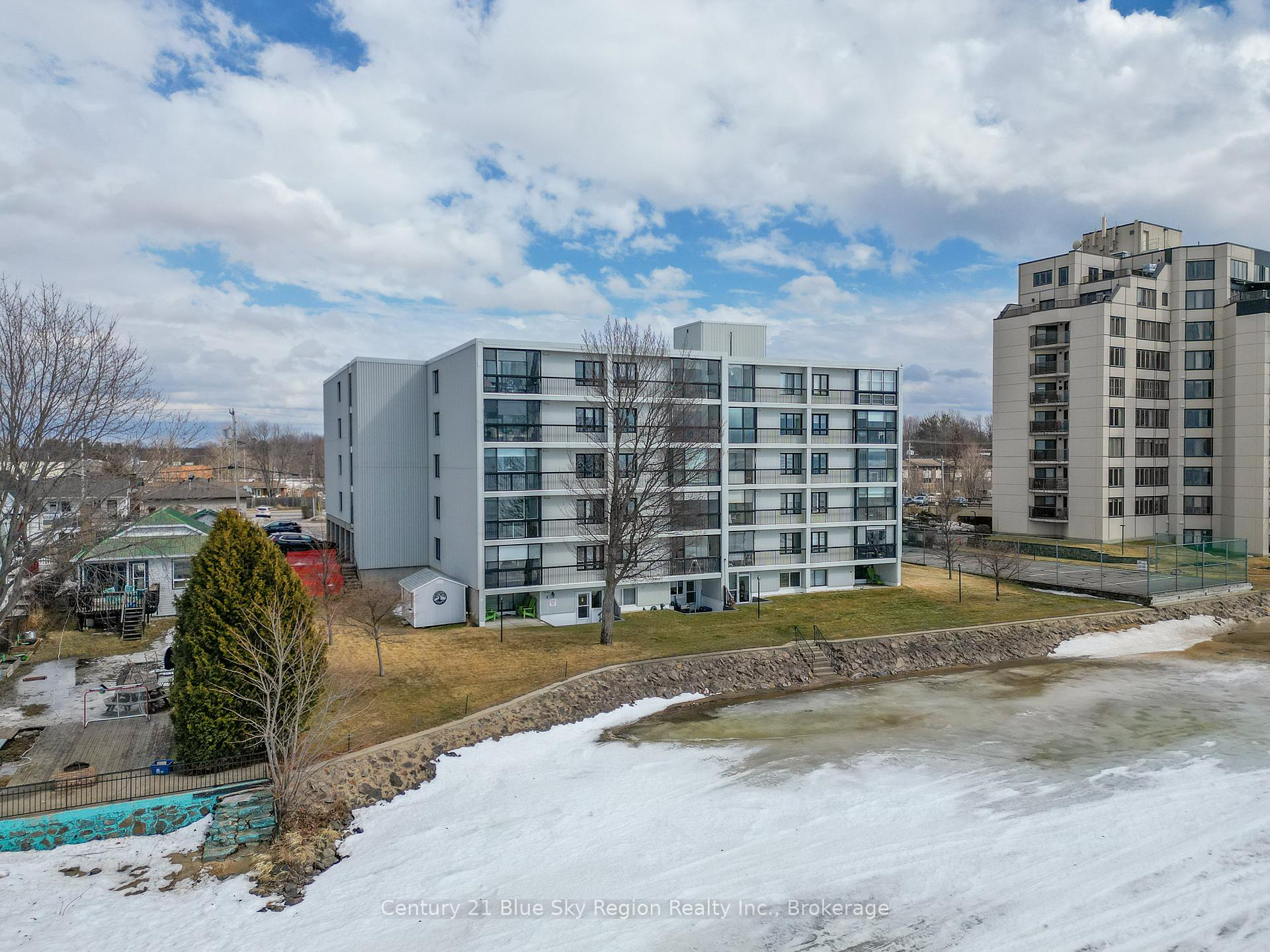 304 - 425 William Street, North Bay, ON P1A 1X6