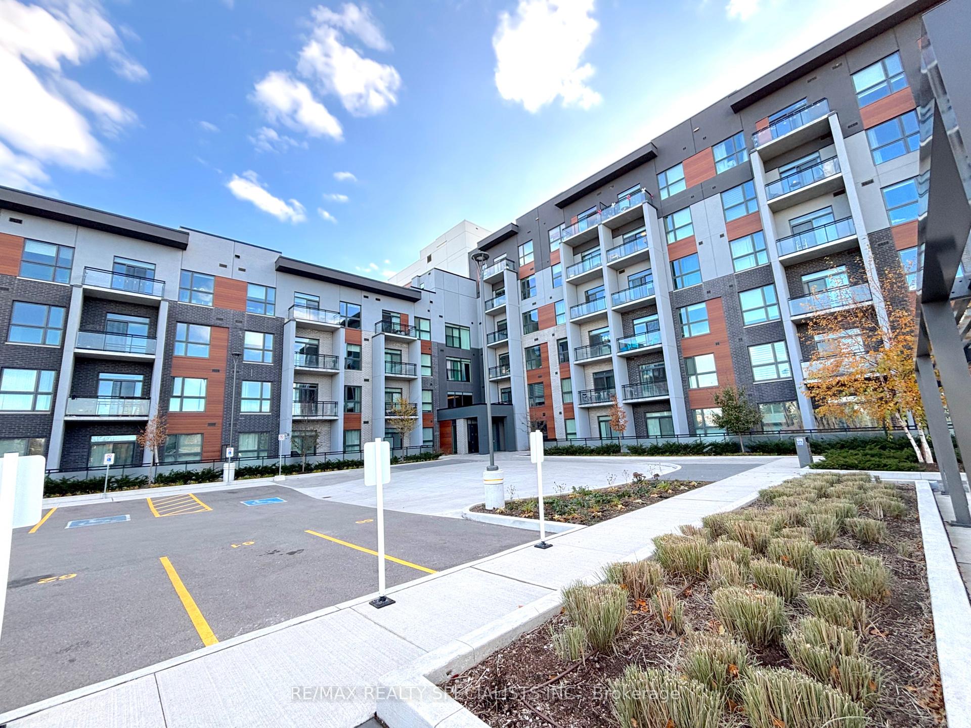 304 - 95 Dundas Street W, Oakville, ON L6M 5N4