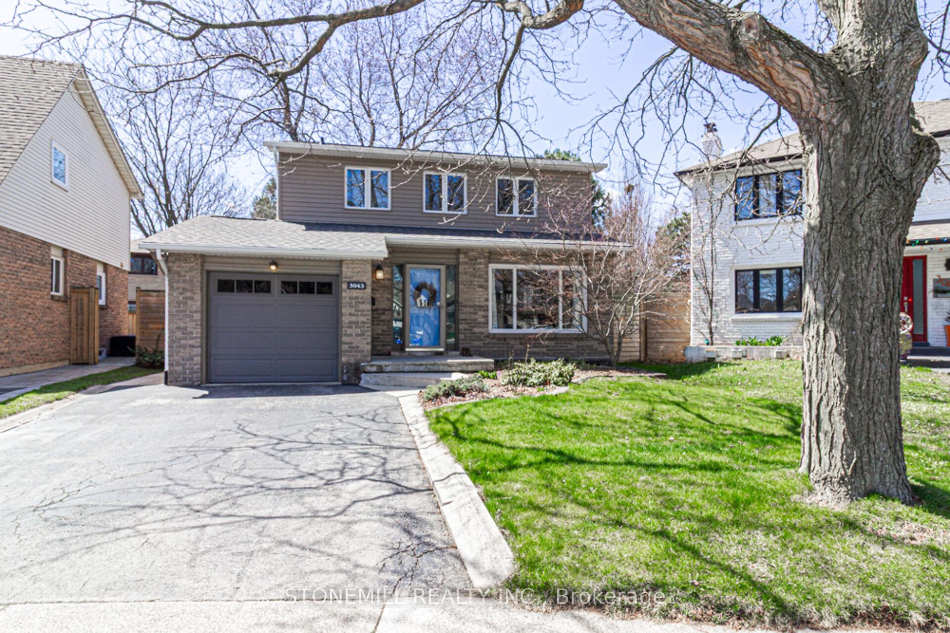 3043 Silverthorn Drive, Oakville, ON L6L 5N4