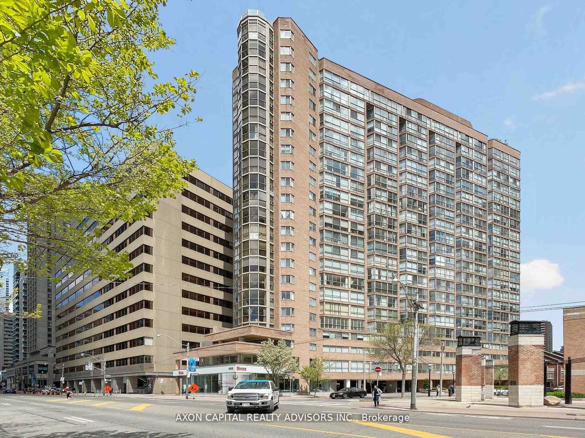 305 - 1055 Bay Street, Toronto, ON M5S 3A3