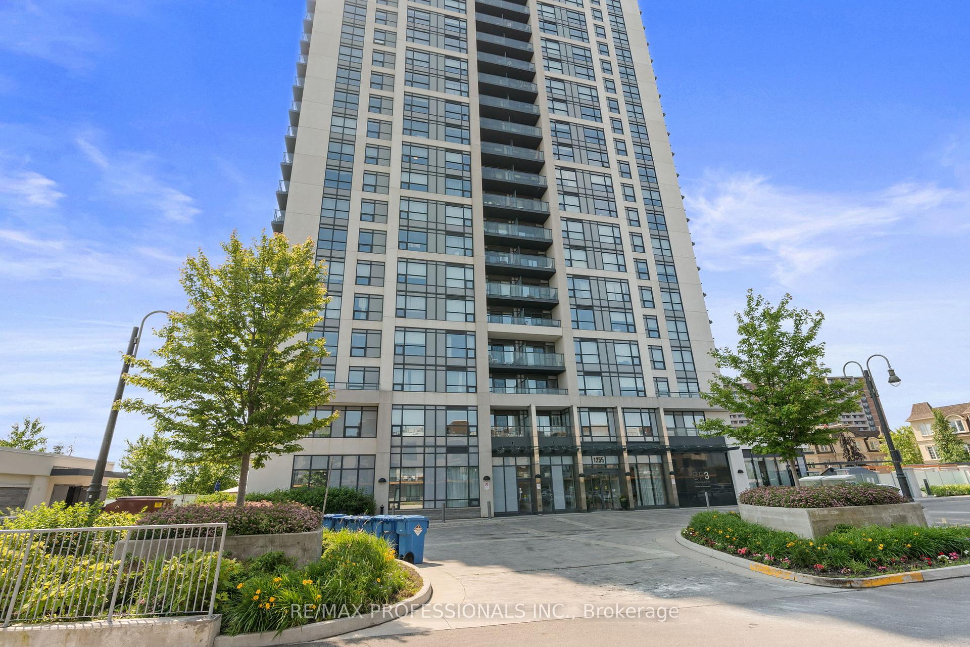 305 - 1255 Bayly Street, Pickering, ON L1W 0B6