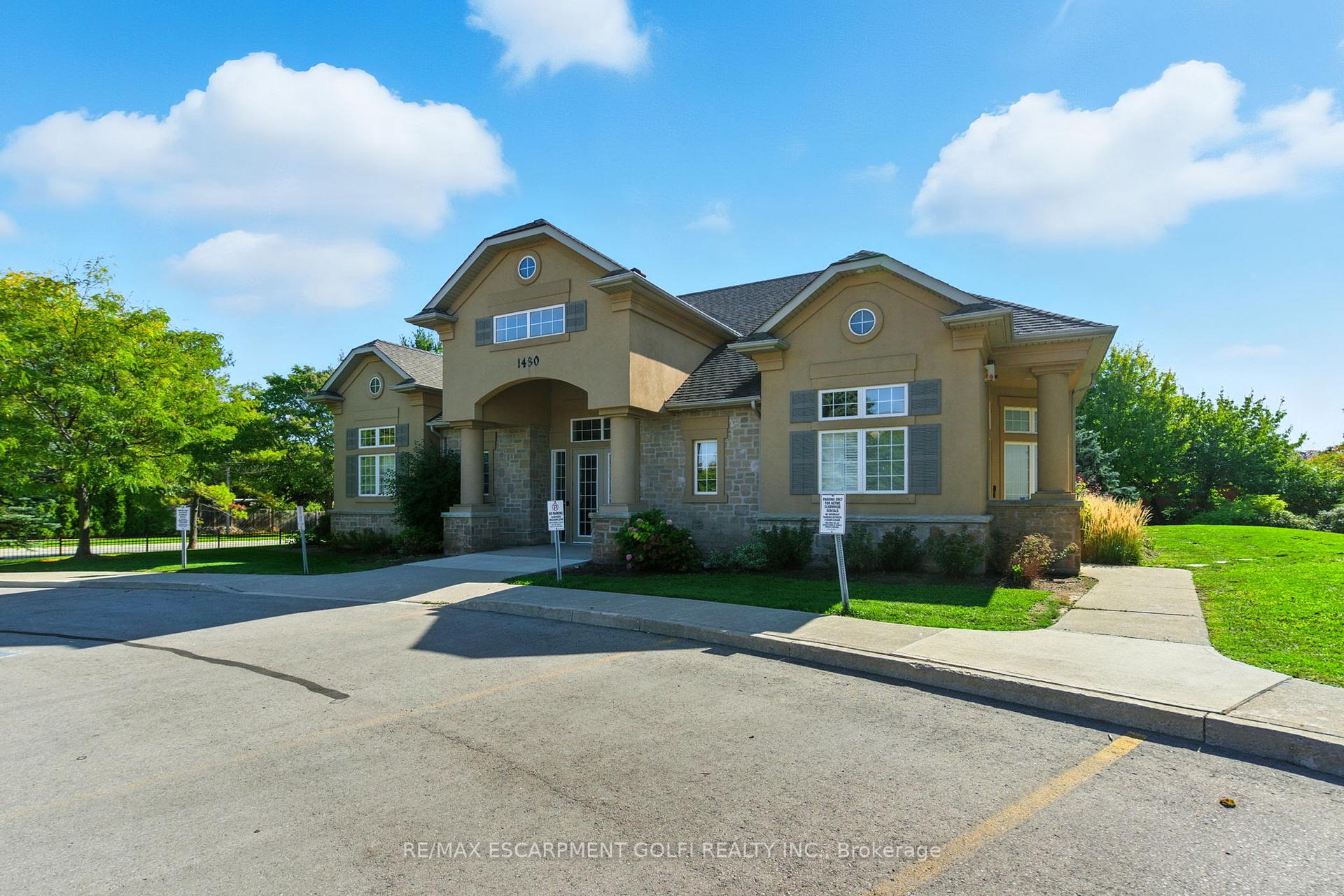 305 - 1490 Bishops Gate, Oakville, ON L6M 4N3