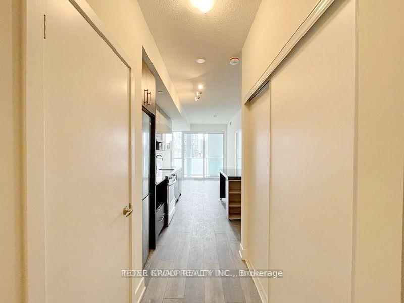 305 - 188 Fairview Mall Drive, Toronto, ON M2J 4T1