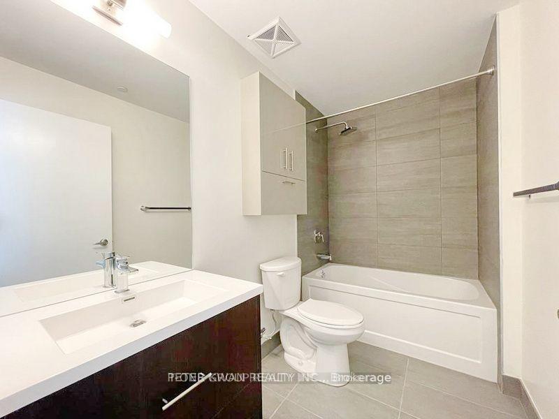 305 - 188 Fairview Mall Drive, Toronto, ON M2J 4T1