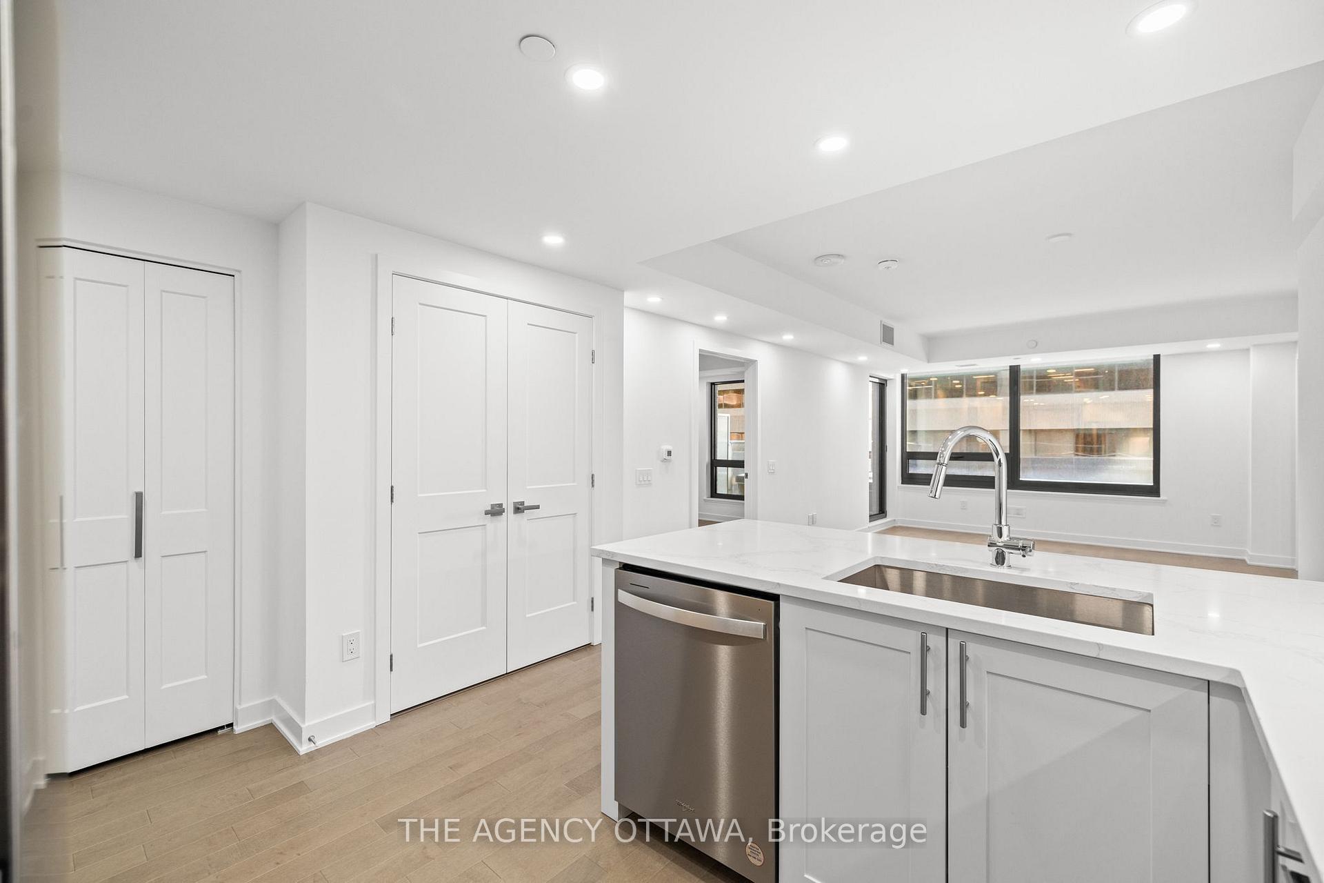 305 - 340 QUEEN Street, Ottawa Centre, ON K1R 0G1