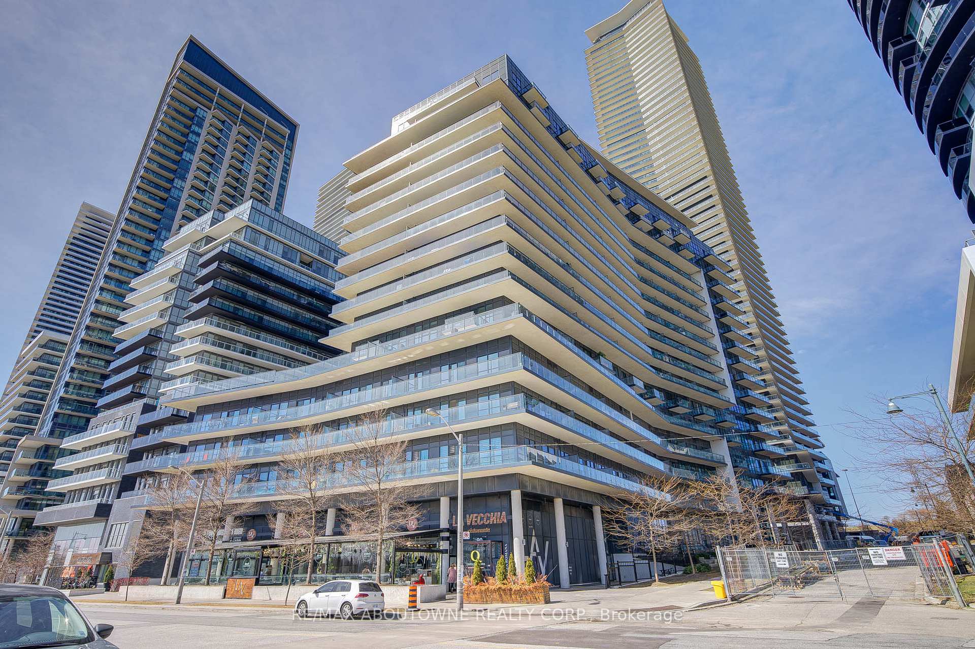 305 - 39 Annie Craig Drive, Toronto, ON M8V 0H1