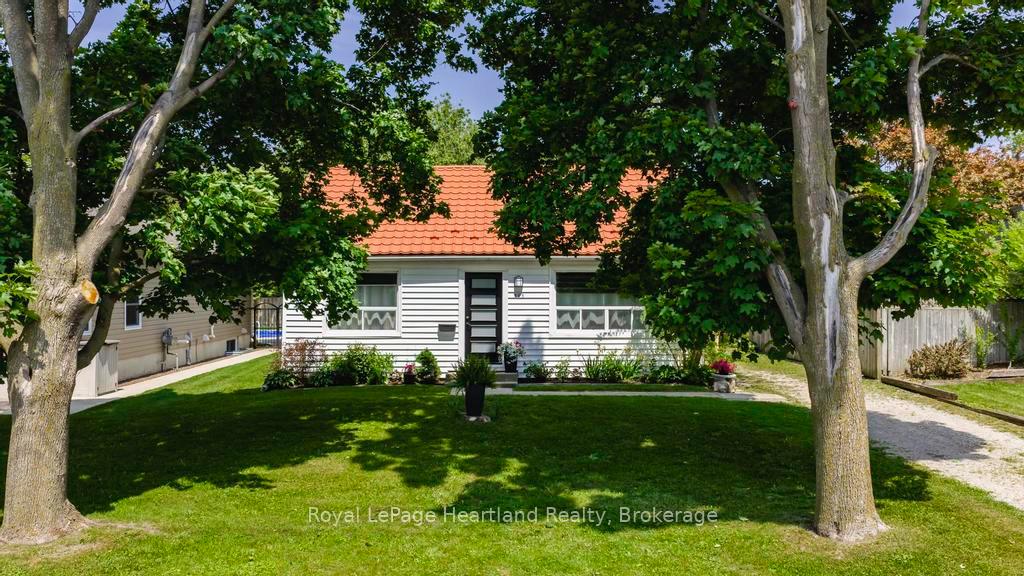 305 MARY Street, Goderich, ON N7A 3B3