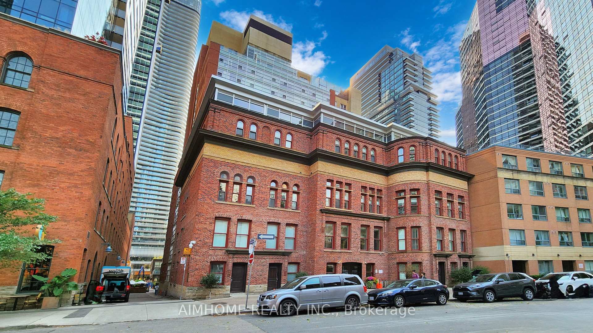 306 - 11 St. Joseph Street, Toronto, ON M4Y 3G4