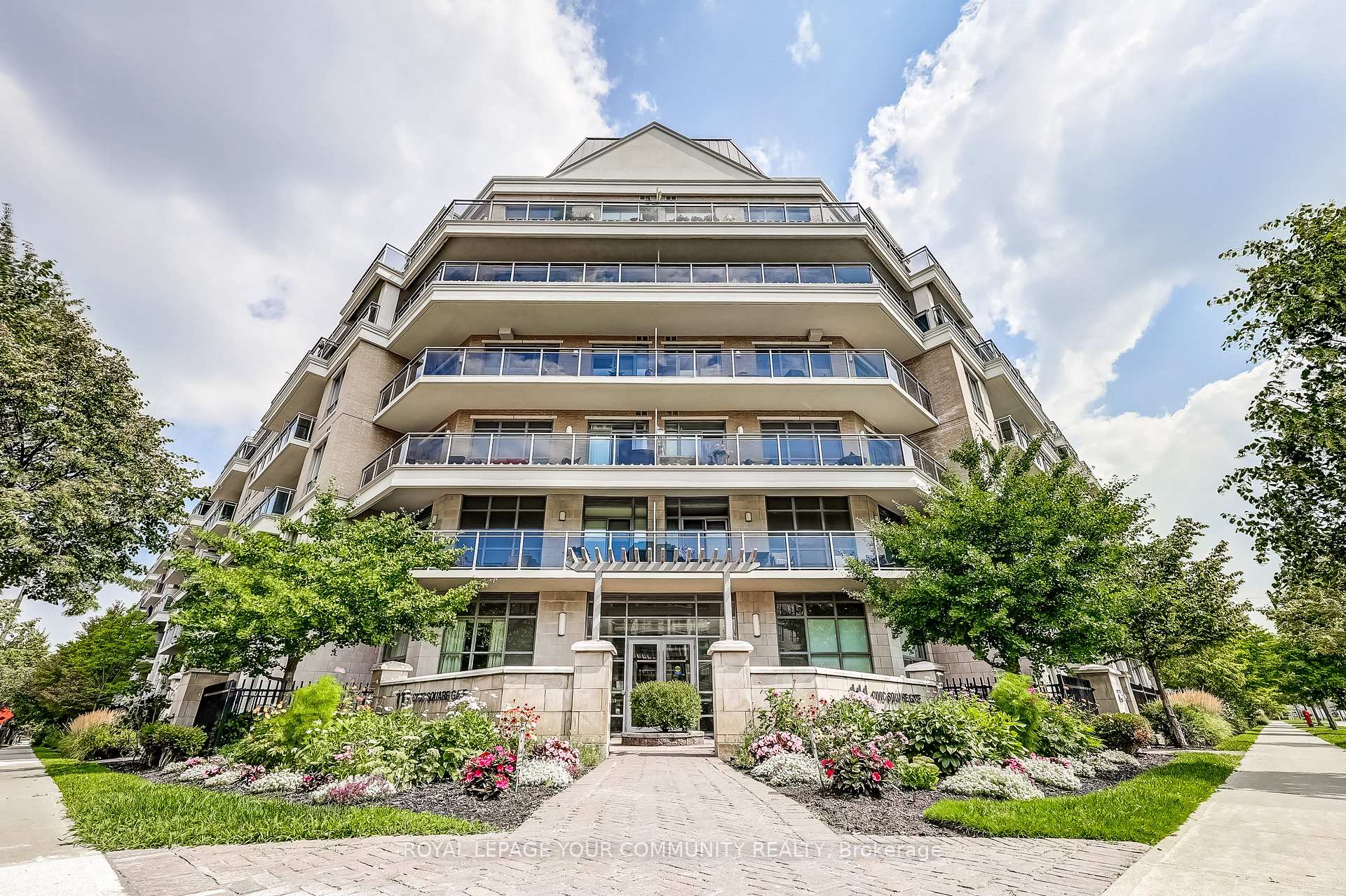 306 - 111 Civic Square Gate, Aurora, ON L4G 0S6