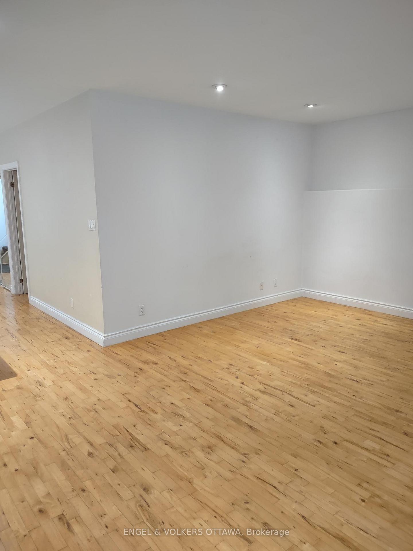 B - 306 PRESLAND Road, Overbrook - Castleheights and Area, ON K1K 2B8