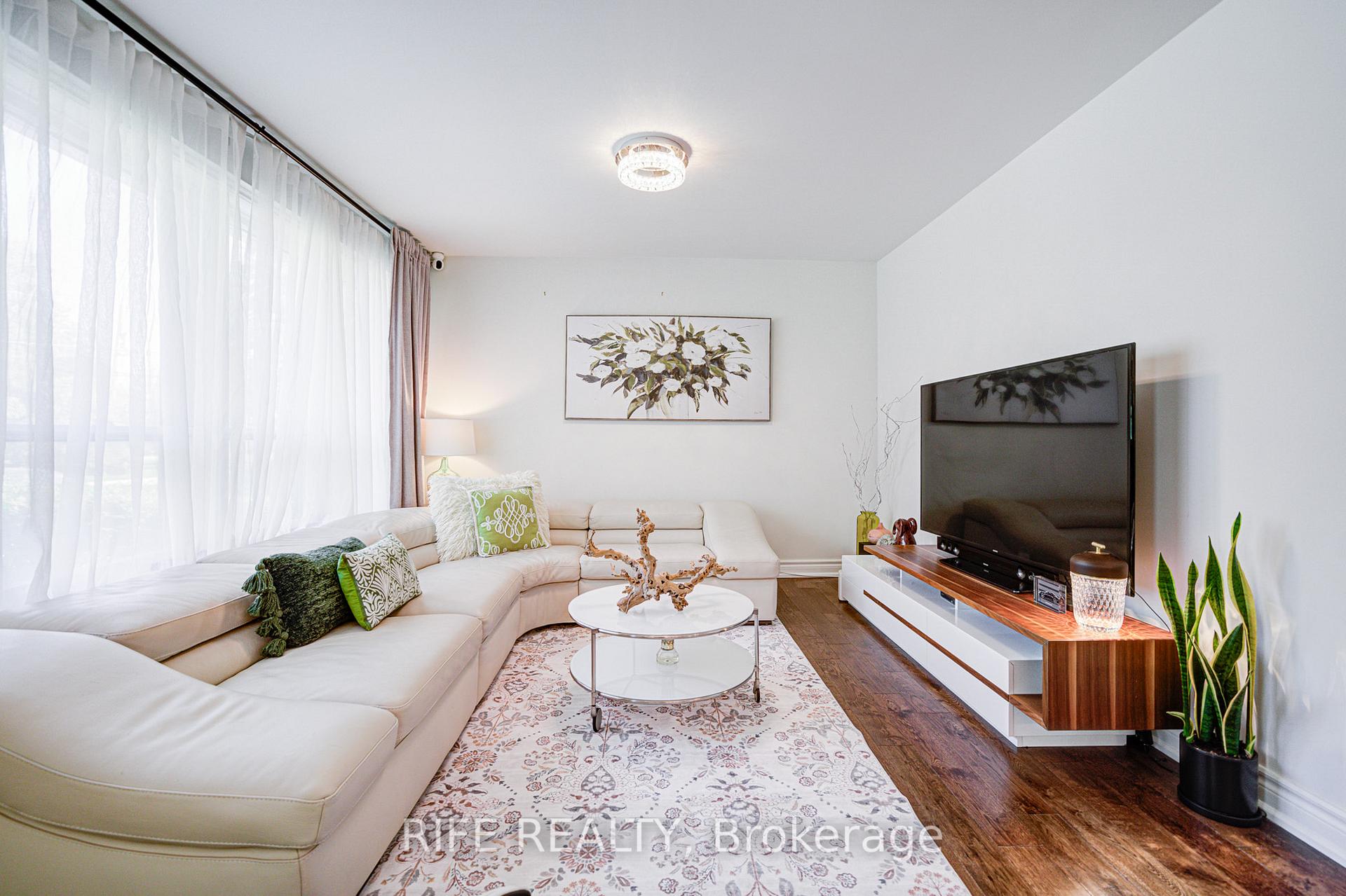306 Wenlock Avenue, Richmond Hill, ON L4C 1M7
