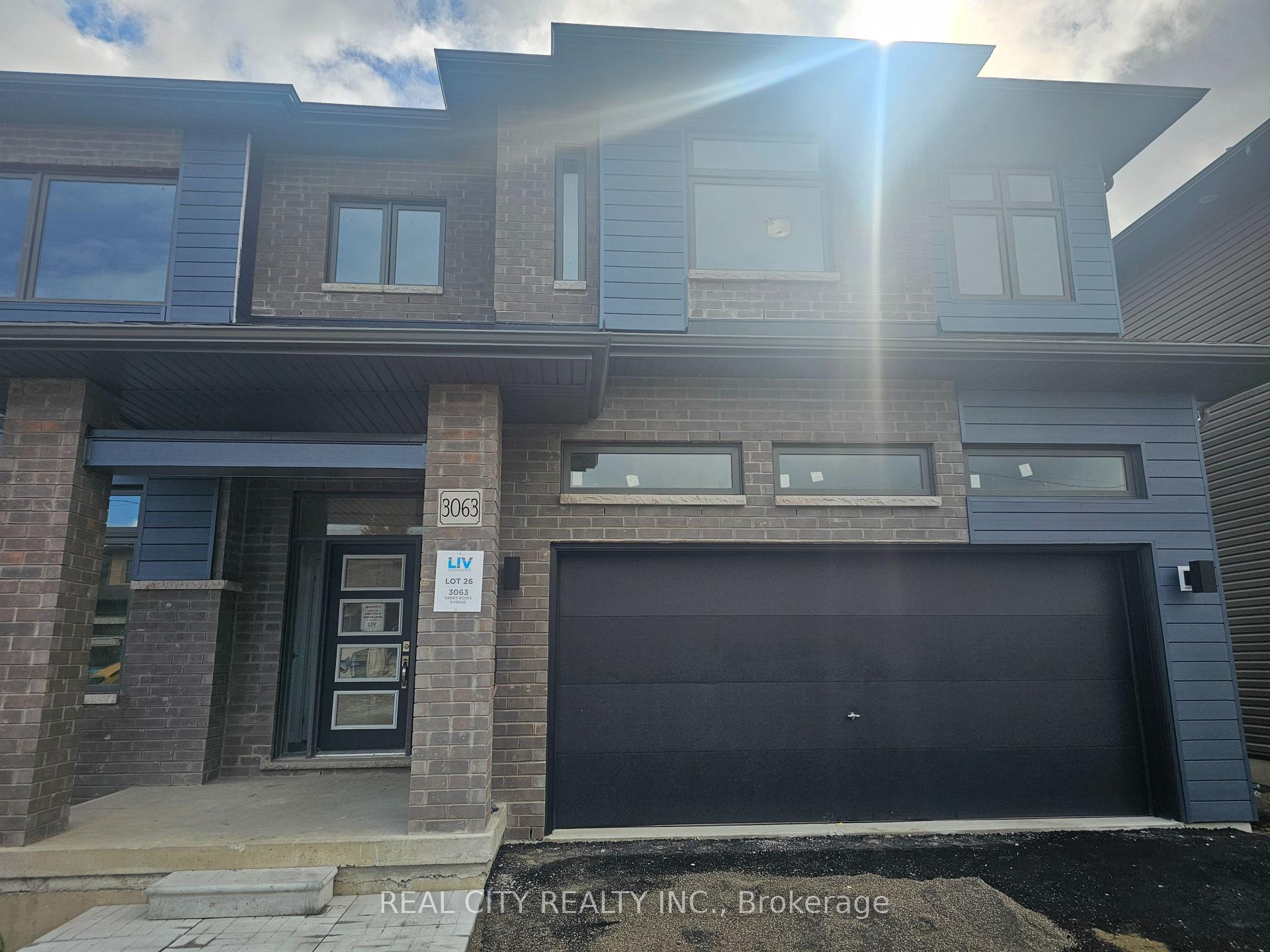 3063 Sandy Acres Avenue, Severn, ON L3V 6H3