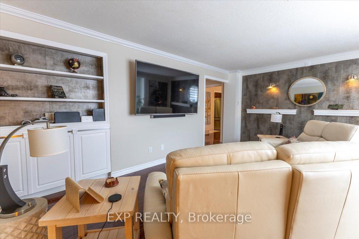 3065 UPLANDS Drive, Hunt Club - Windsor Park Village and Area, ON K1V 9X7