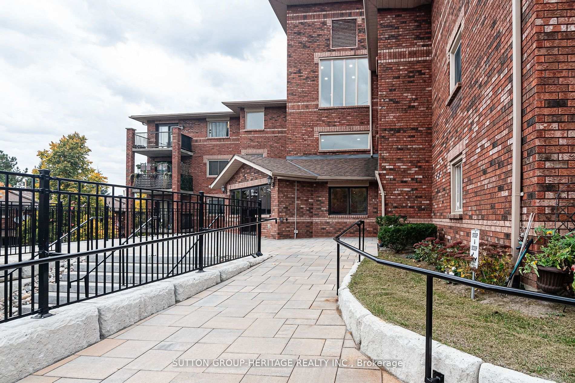 307 - 1 Quail Crescent, Barrie, ON L4N 6W9