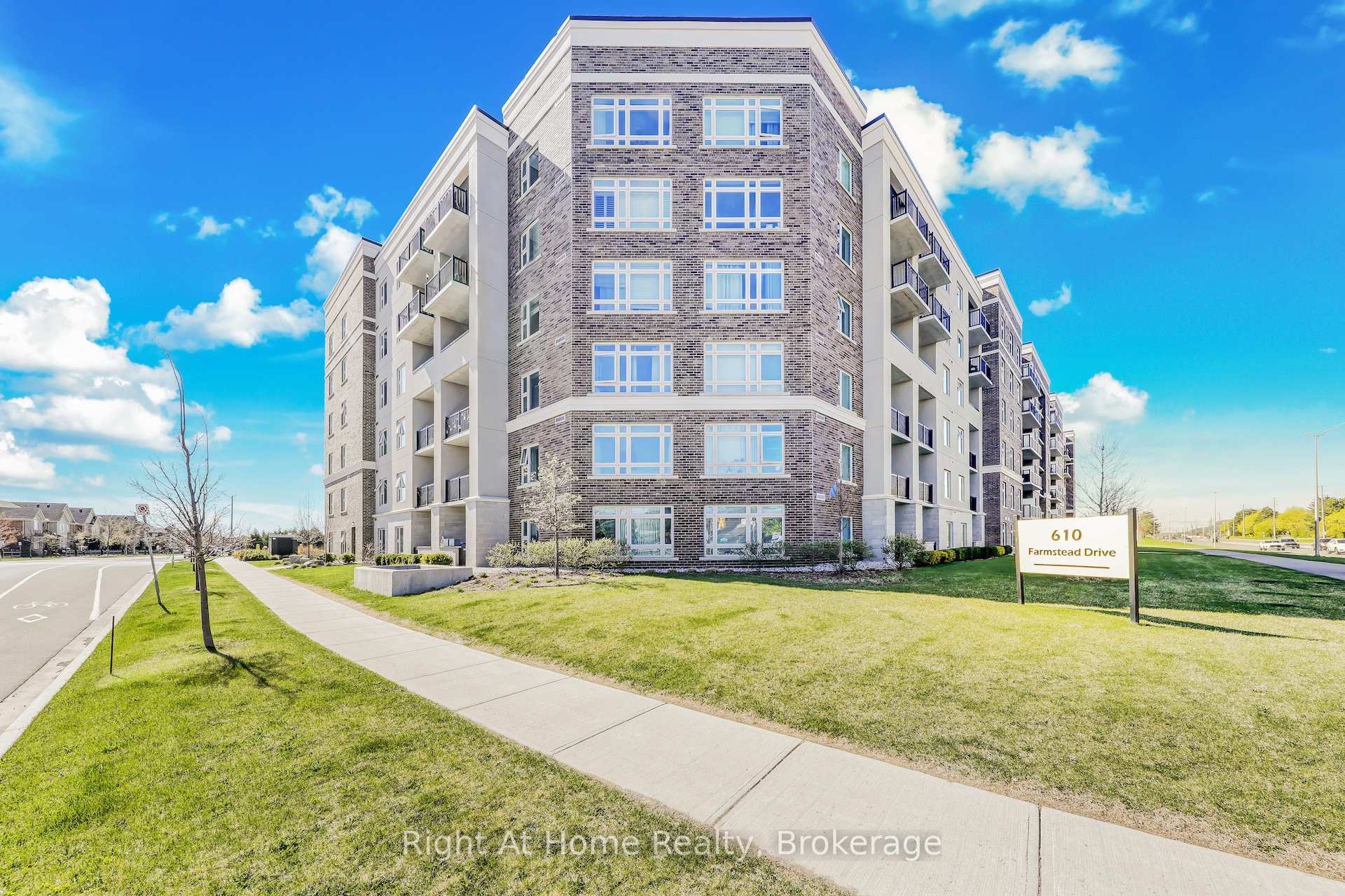 307 - 610 Farmstead Drive, Milton, ON L9T 8X5