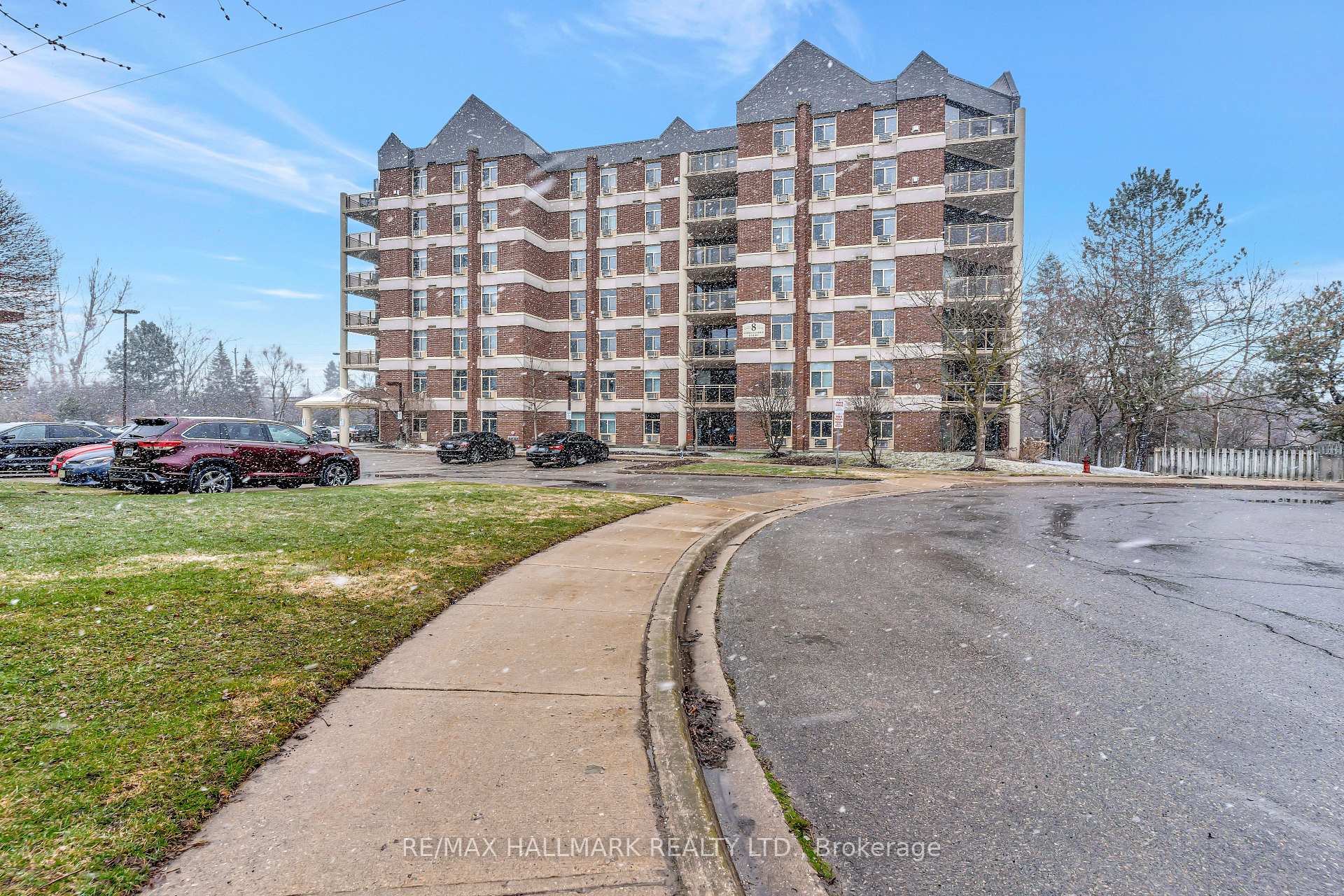 307 - 8 Christopher Court, Guelph, ON N1G 4N7