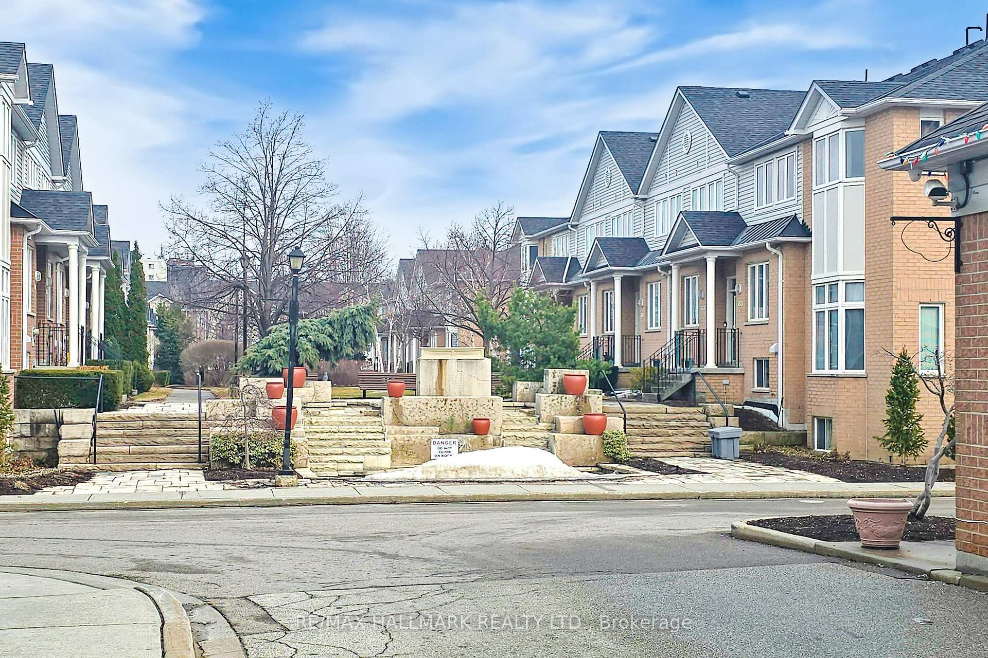 307 - 83 Mondeo Drive, Toronto, ON M1P 5B6