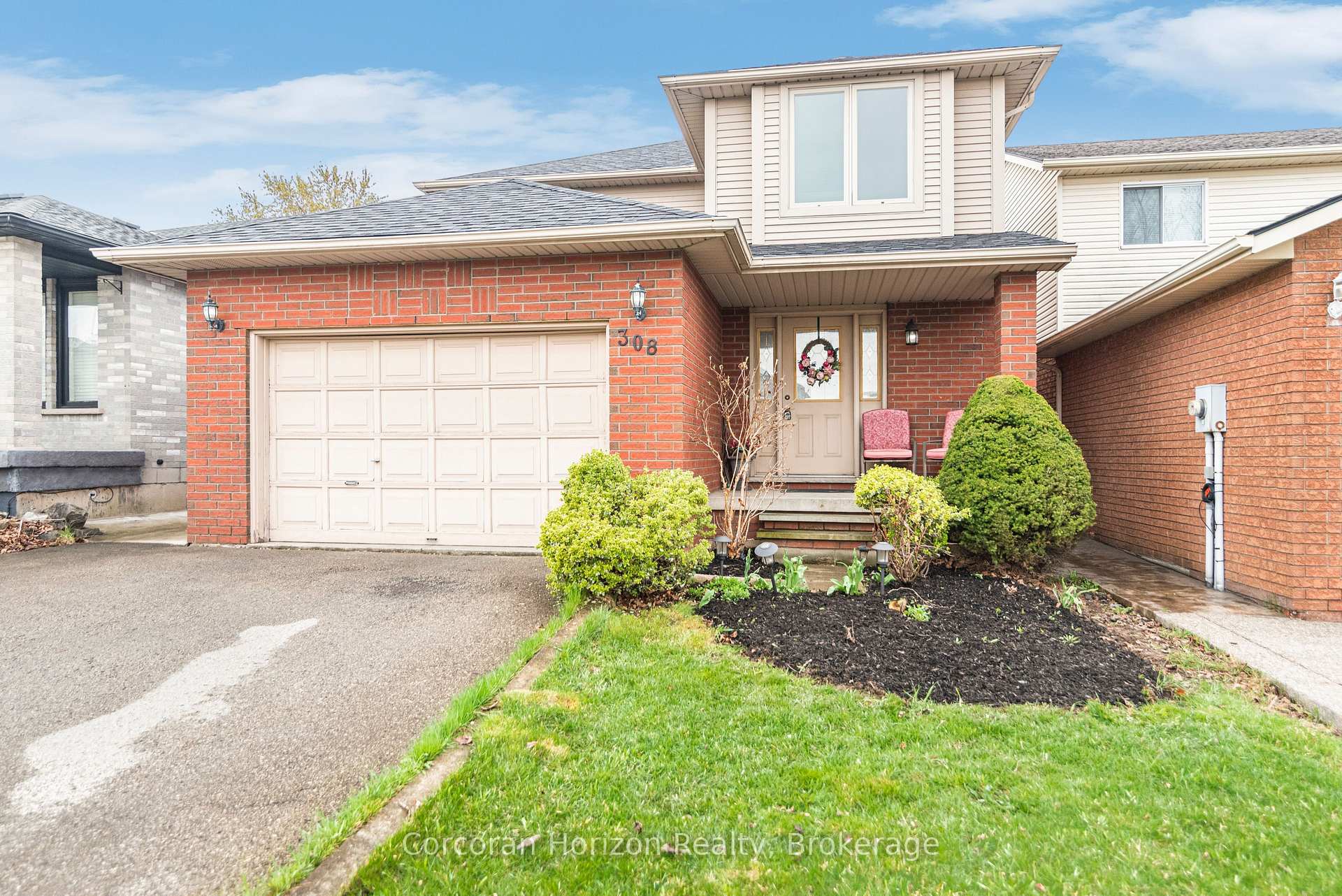 308 Acadia Drive, Hamilton, ON L8W 3L1