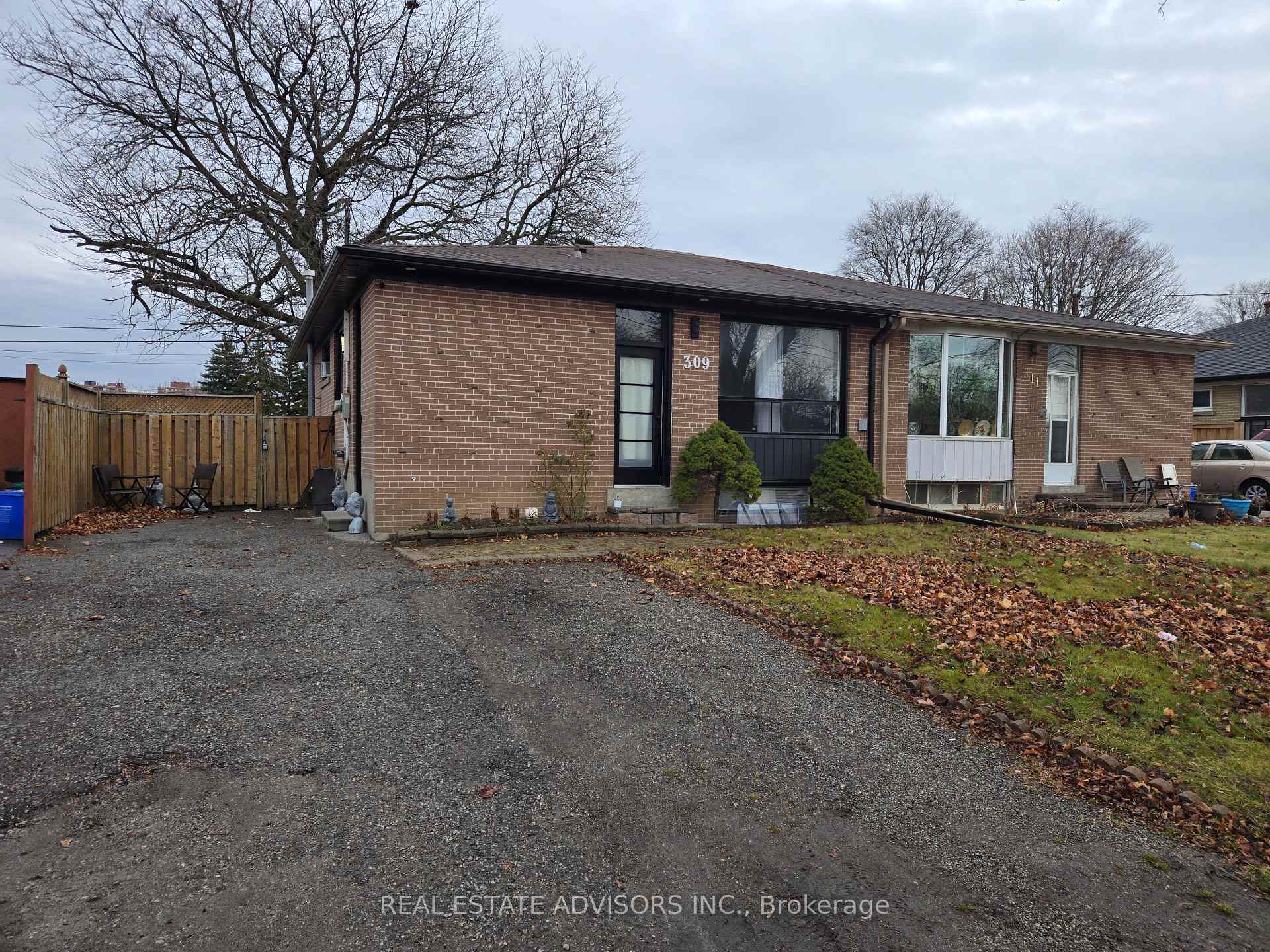 309 Rosedale Drive, Whitby, ON L1N 1Z2