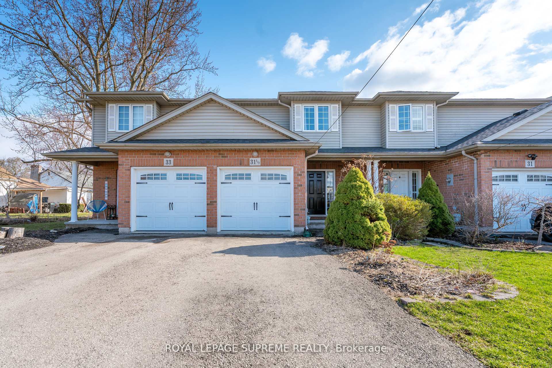 31 1/2 Thorold Road, Welland, ON L3C 3T3