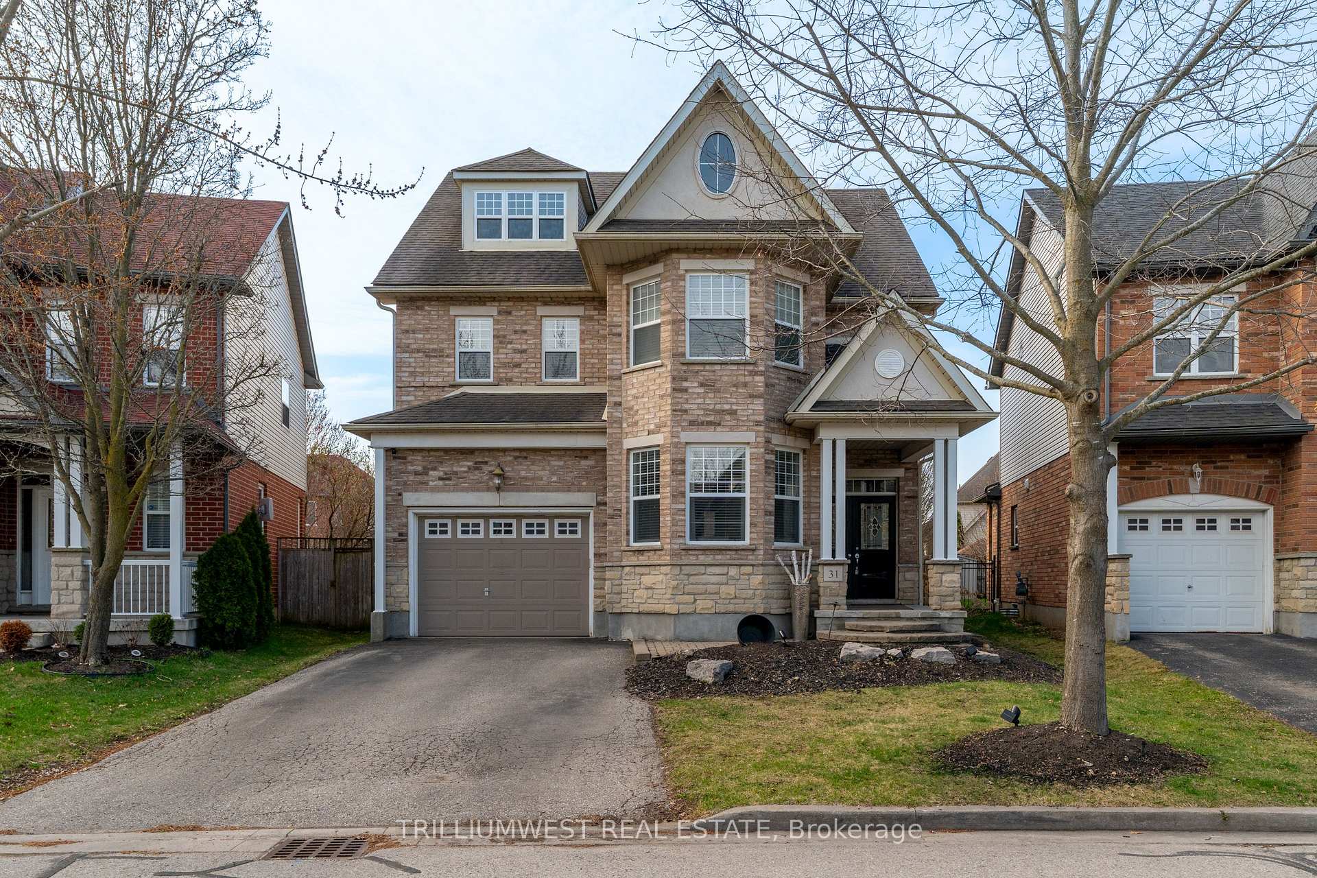 31 Coopershawk Street, Kitchener, ON N2K 4J7