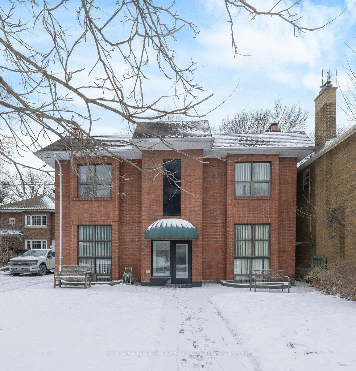 31 Glebe Road E, Toronto, ON M4S 1N7