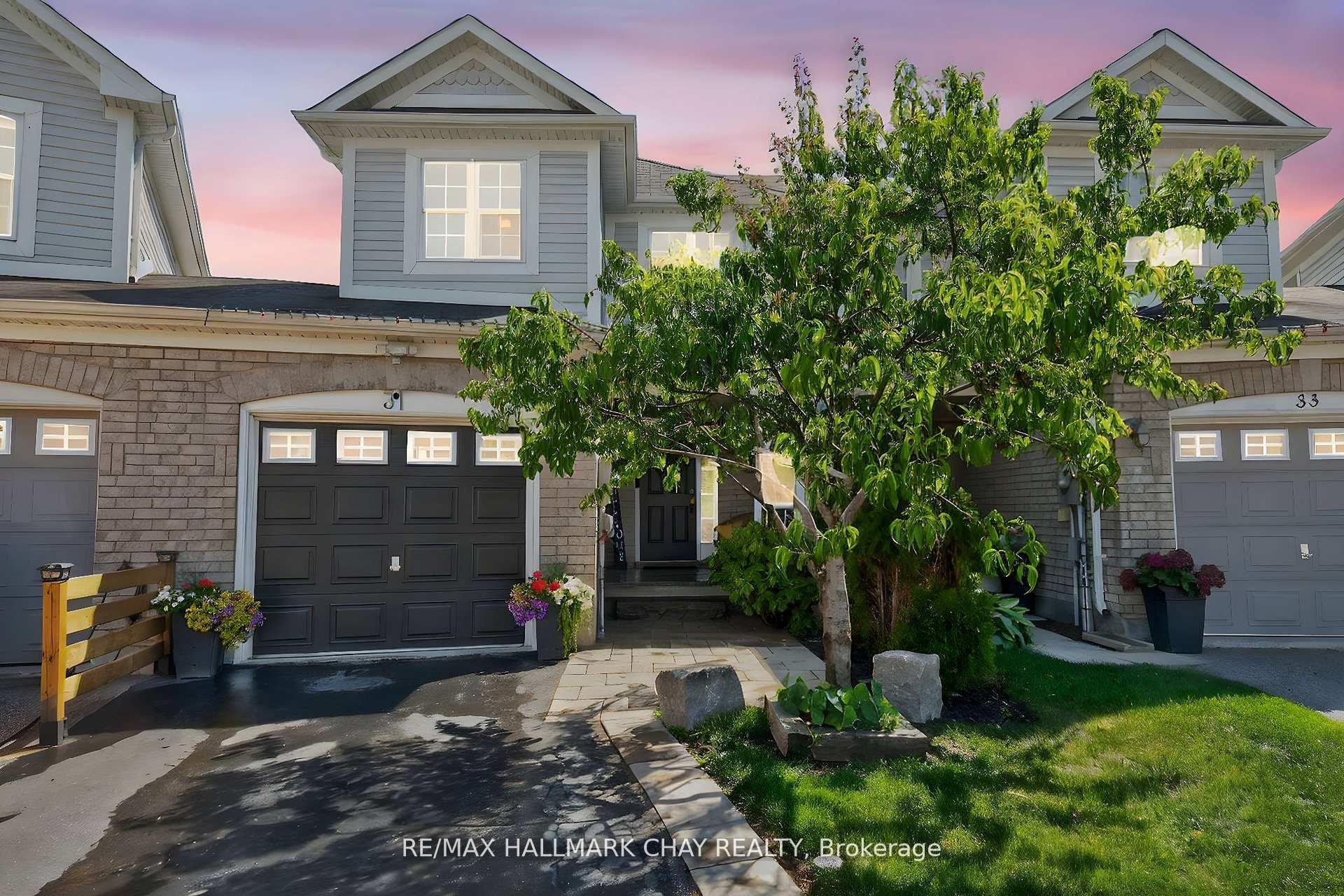 31 Lancaster Court, Barrie, ON L4M 0G1