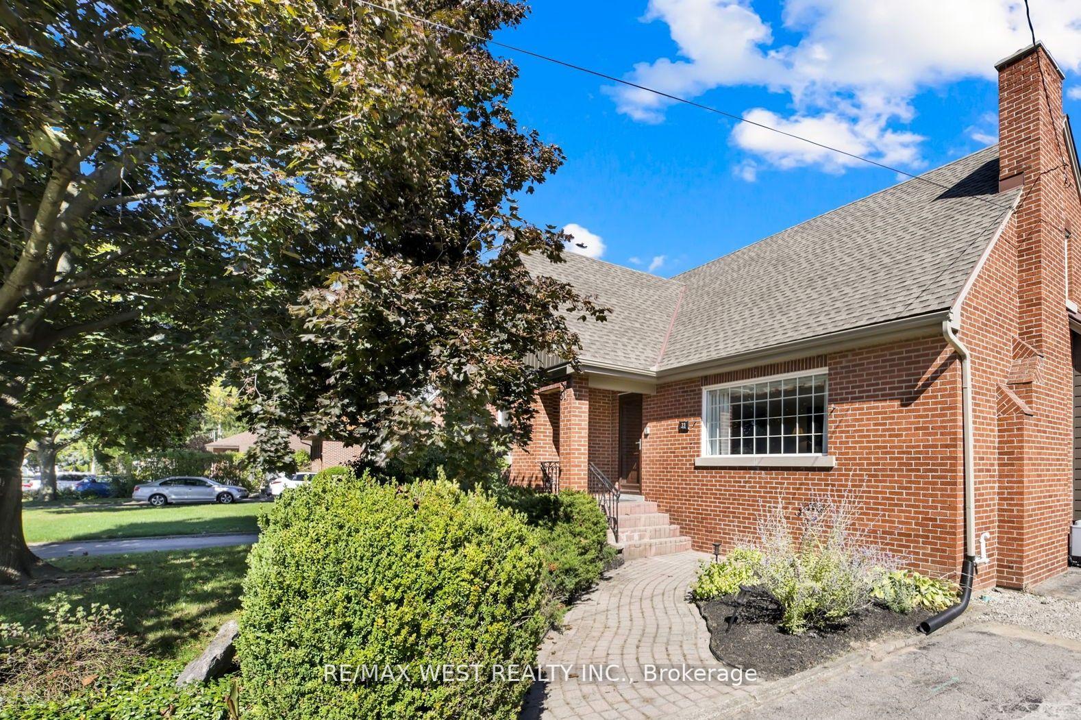 31 Lower Horning Road, Hamilton, ON L8S 3E9