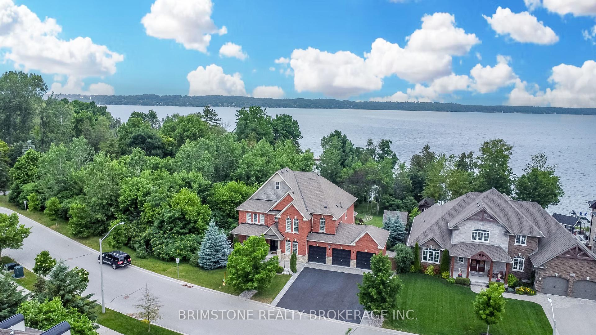 31 Plunkett Court, Barrie, ON L4N 6M3