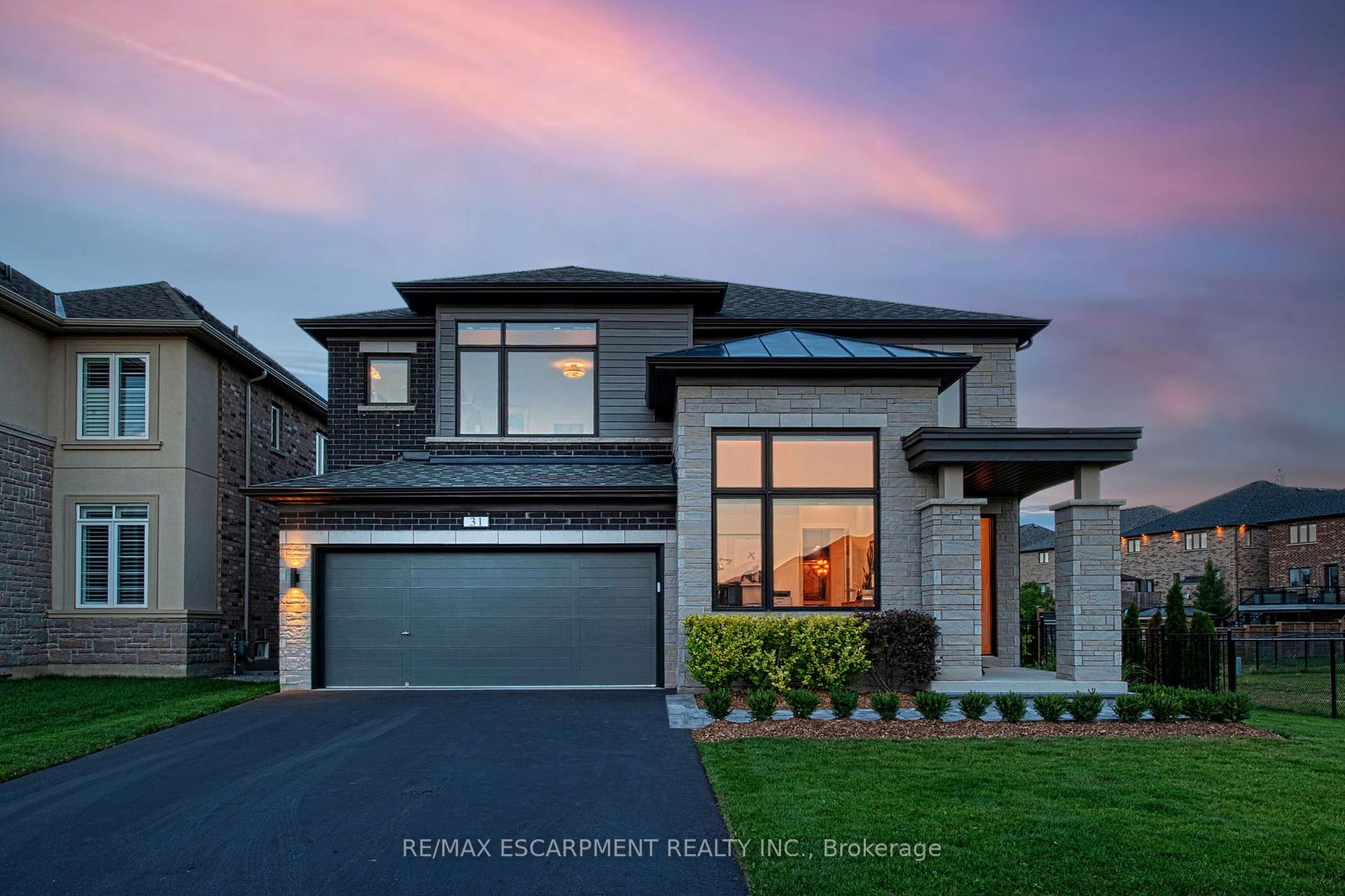 31 Robarts Drive, Hamilton, ON L9K 0H5