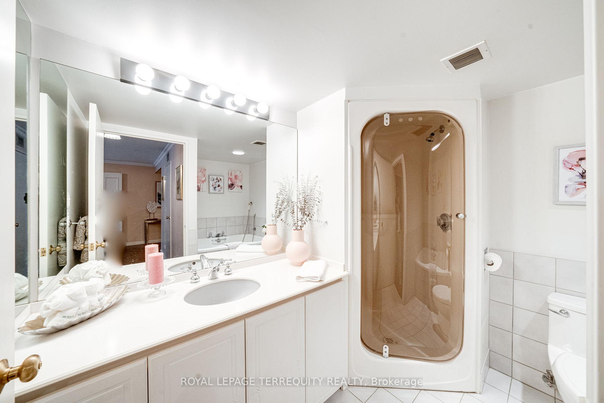 310 - 80 Front Street E, Toronto, ON M5E 1T4