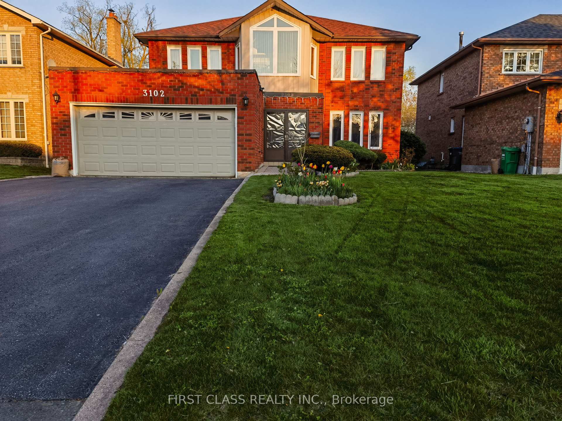 3102 Golden Orchard Drive, Mississauga, ON L4X 2W2