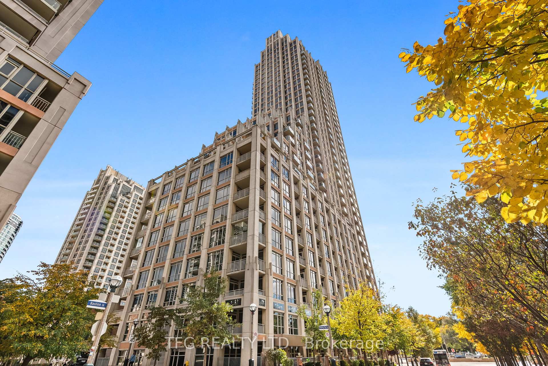 311 - 628 Fleet Street, Toronto, ON M5V 1A8
