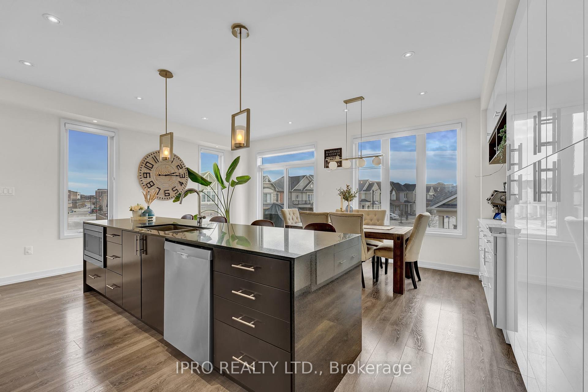 3110 Ernest Appelbe Boulevard, Oakville, ON L6H 0M8