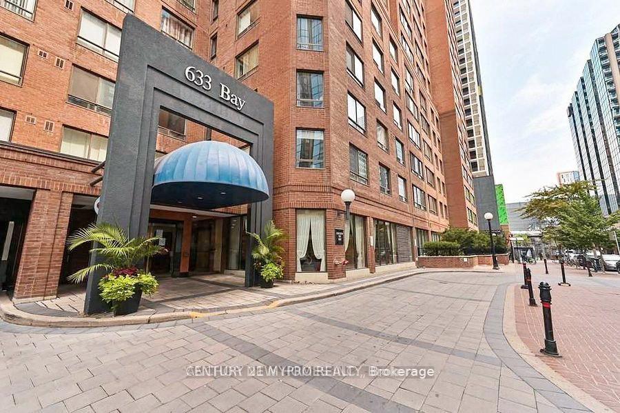 312 - 633 bay Street, Toronto, ON M5G 2G4