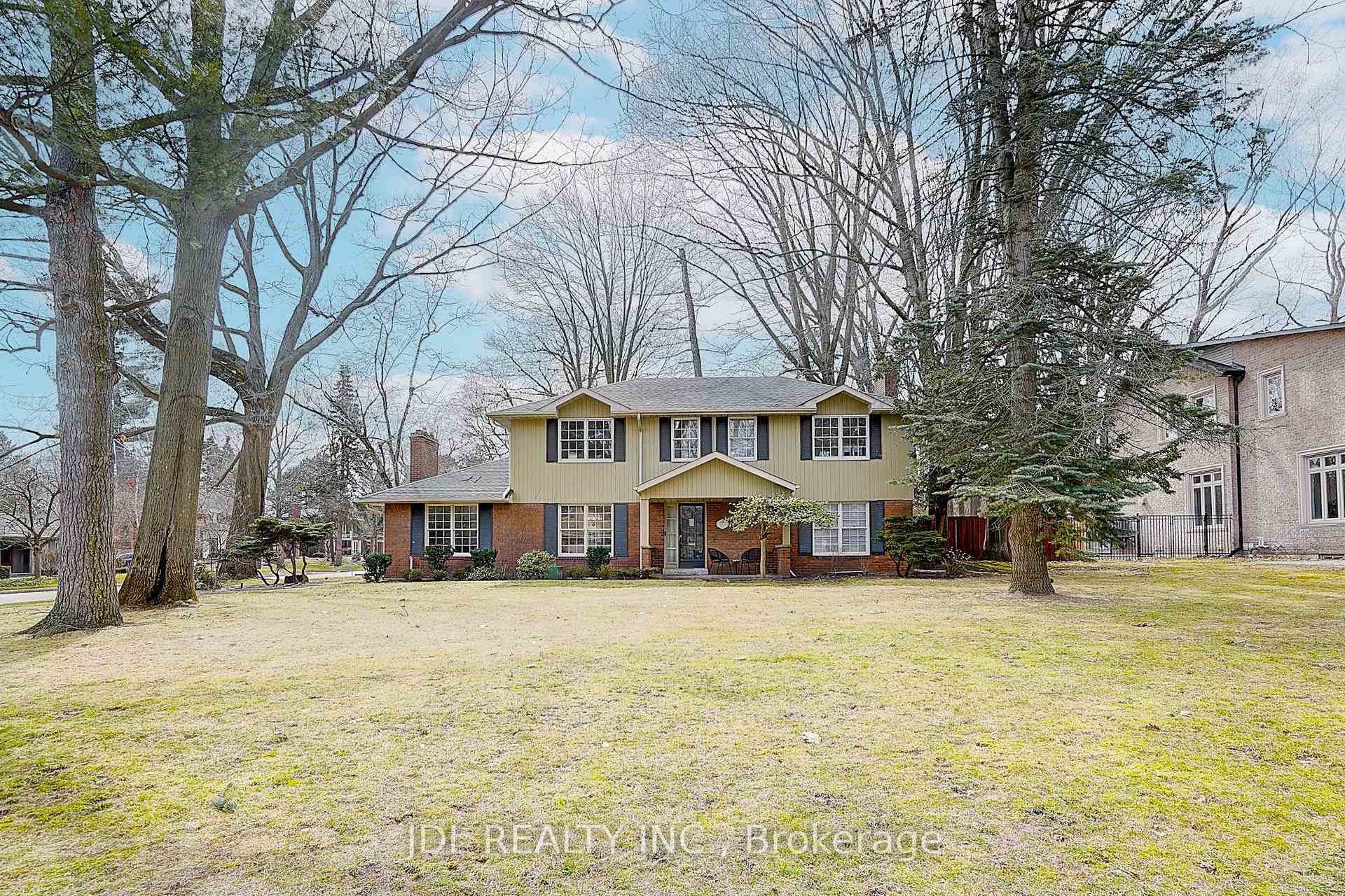 312 Dalewood Drive, Oakville, ON L6J 4P5