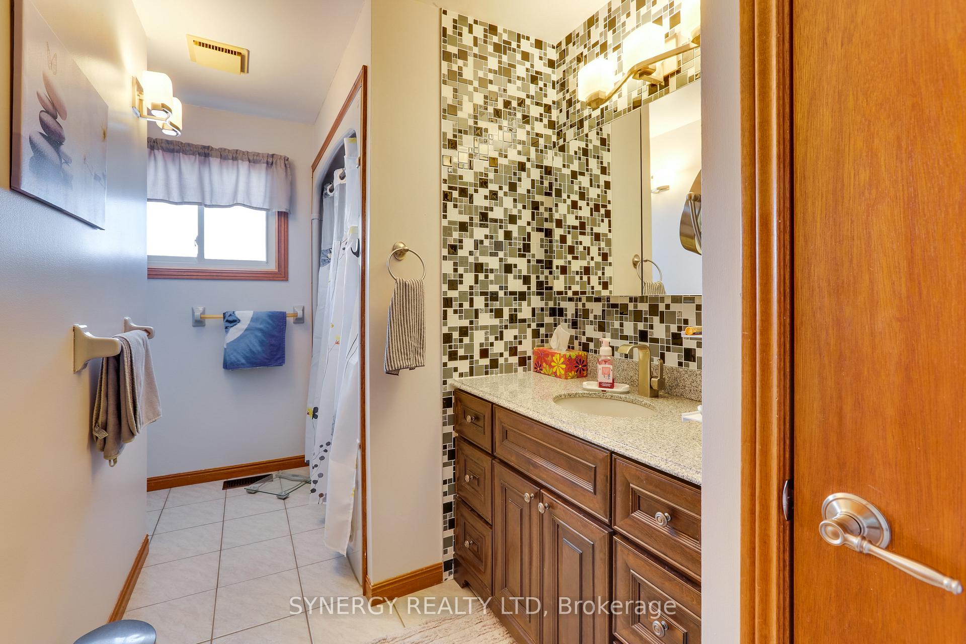 3120 Broadway Street, Brooke-Alvinston, ON N0N 1A0